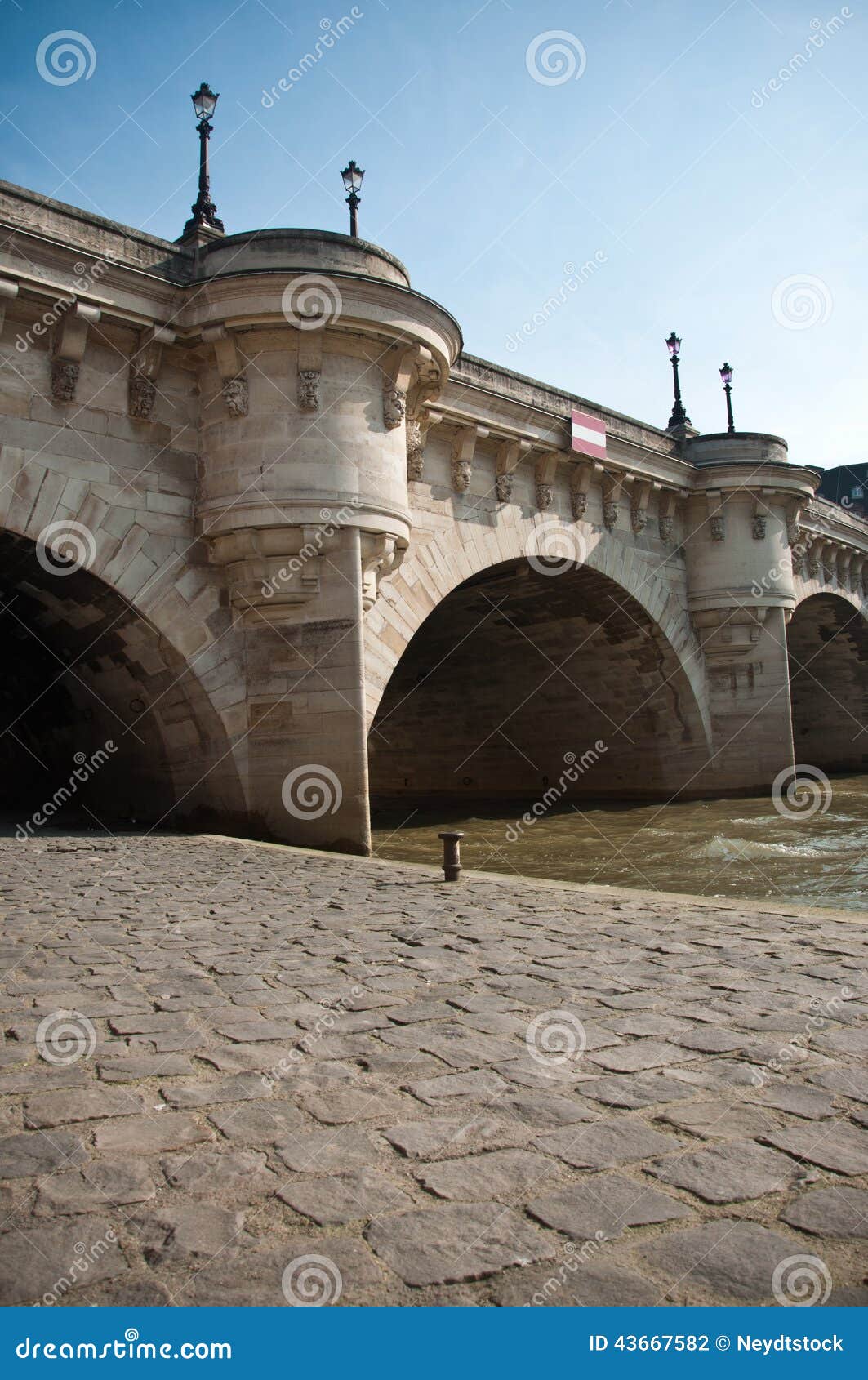 New bridge in Paris stock photo. Image of balcony, oldest - 43667582