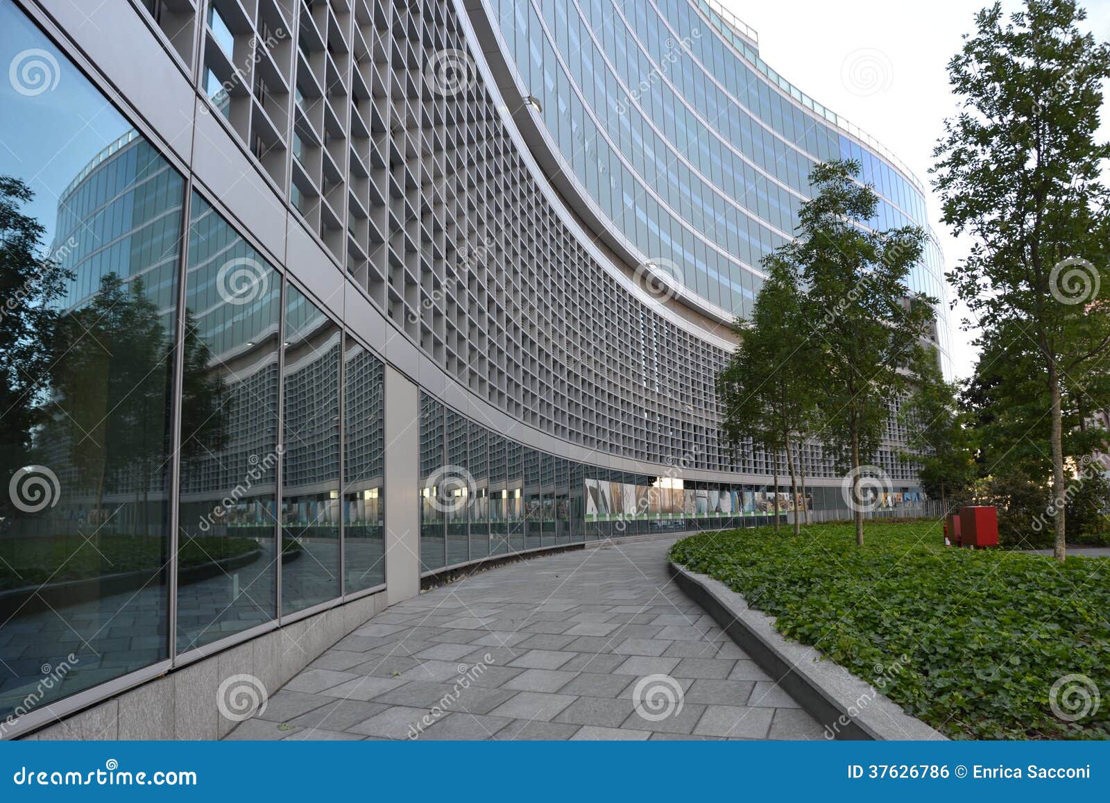 New Building In Milan, Italy Stock Photo | CartoonDealer.com #37626786