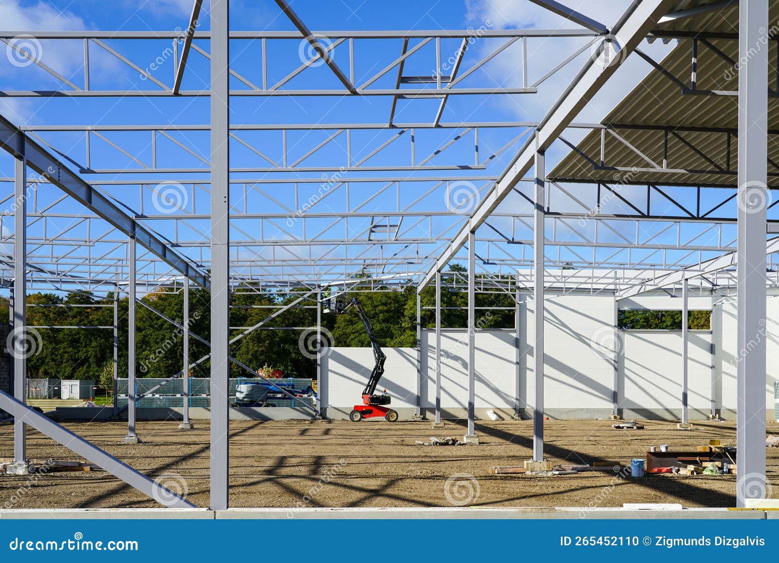 New Building Steel Framework Assembly Using Self Propelled Scissor Lift ...