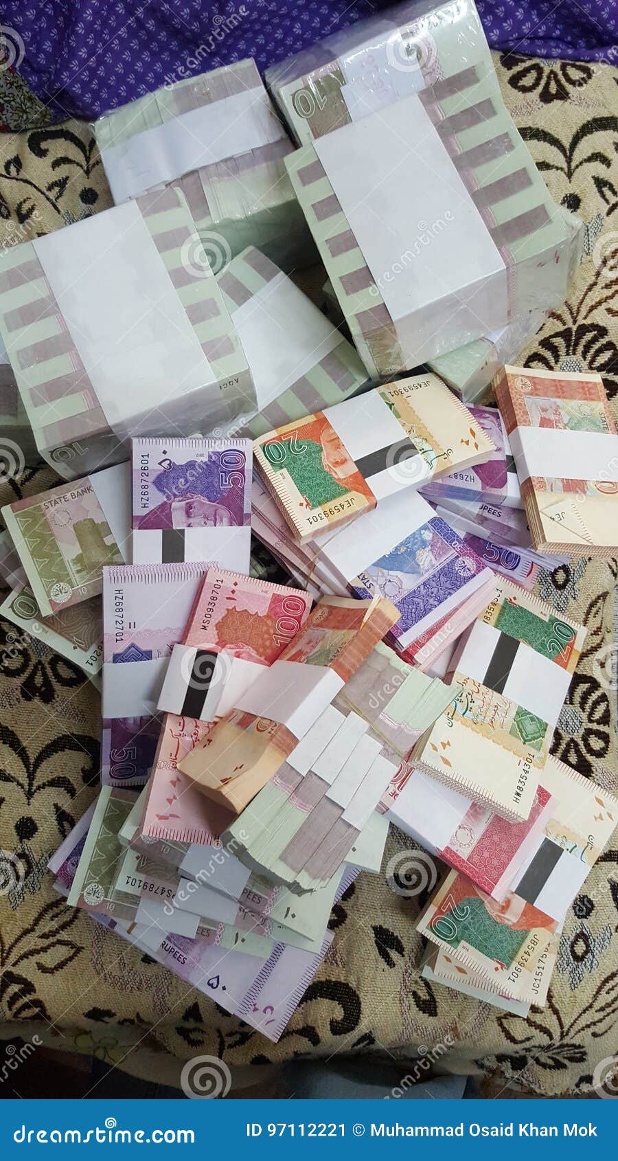 New Current Note Pakistani Rupees Stock Image - Image of dollar ...