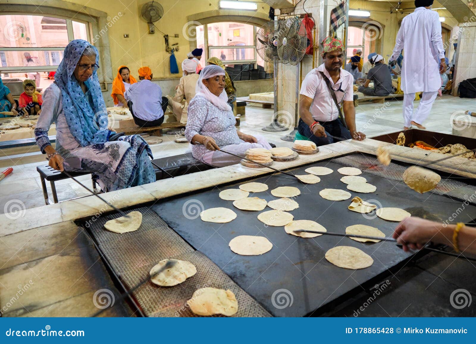 Gurdwara Community Kitchen, Langar Hall, Of Sri Bangla Sahib Gurudwara ... Gurdwara Community Kitchen, Langar Hall, Of Sri Bangla Sahib Gurudwara ...