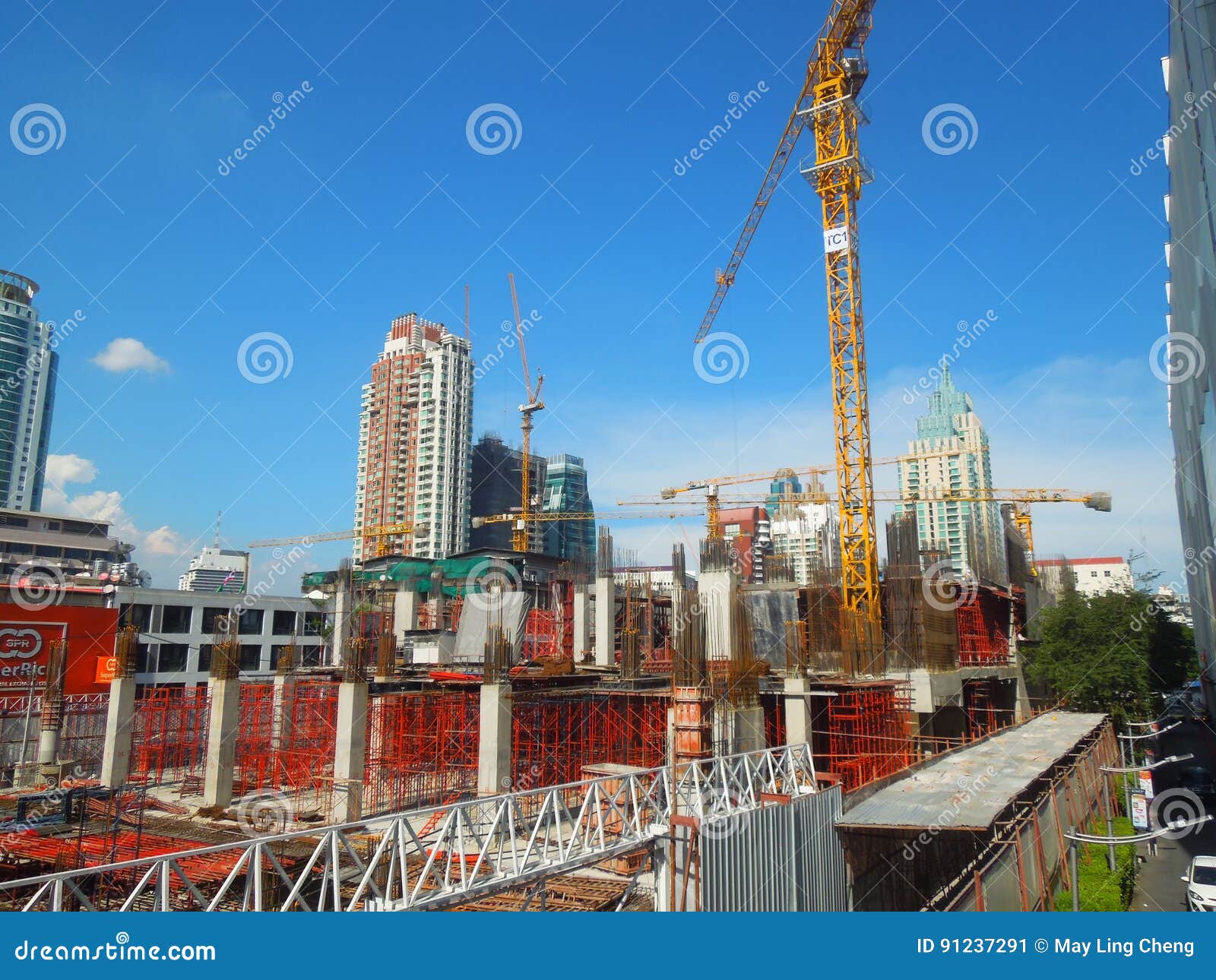 New Development in Bangkok, Thailand Editorial Photo - Image of beams ...