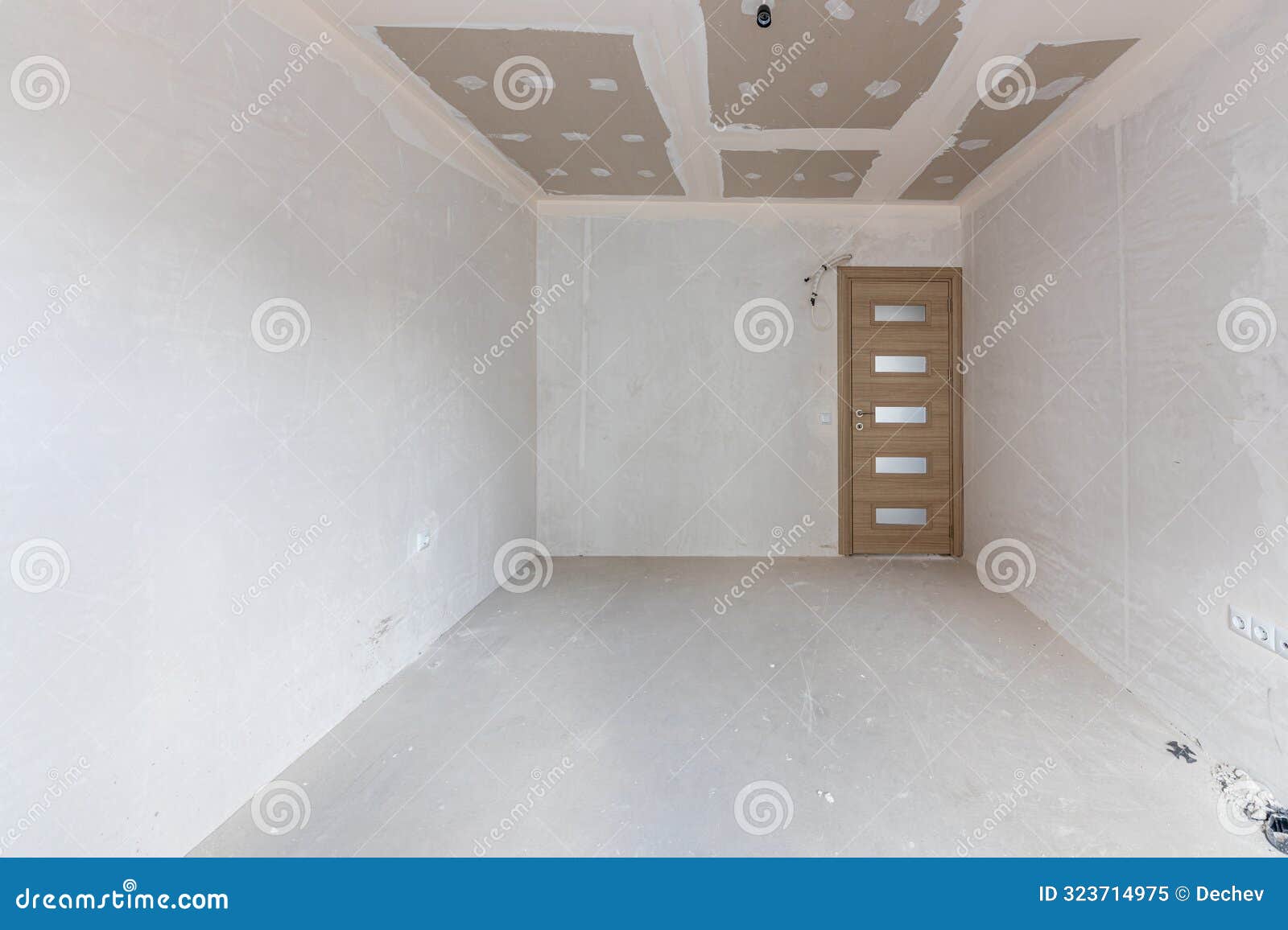 New Empty Rooms Under Construction. Plaster Walls. New Home. Concrete ...