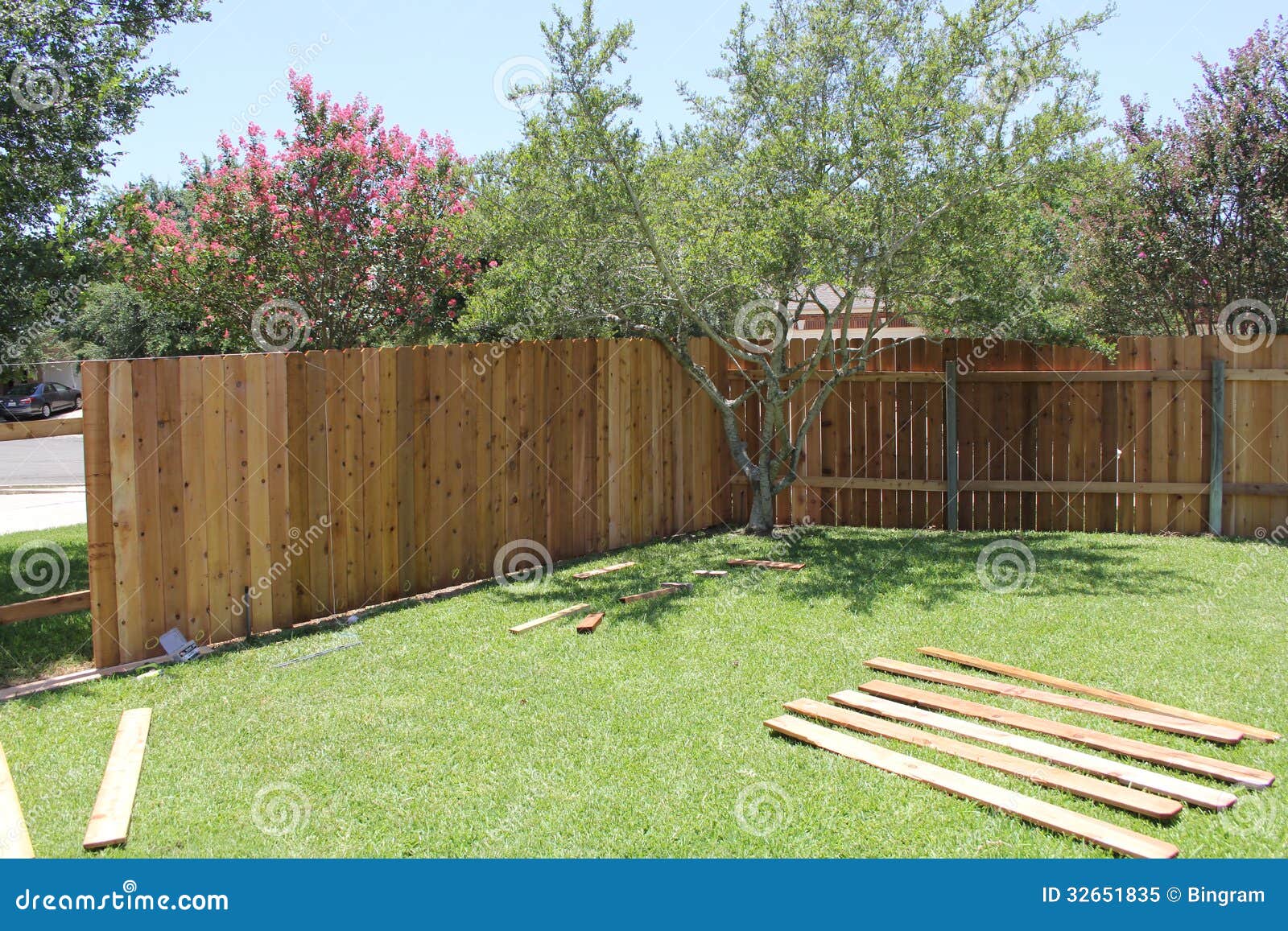 New Fence Royalty-Free Stock Photo | CartoonDealer.com #32651835