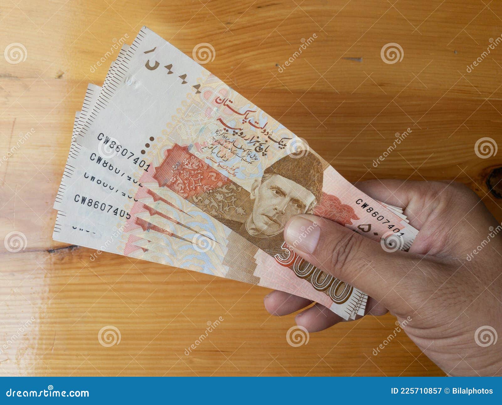New Five Thousand Pakistani Currency Notes Holding in a Hand Stock ...