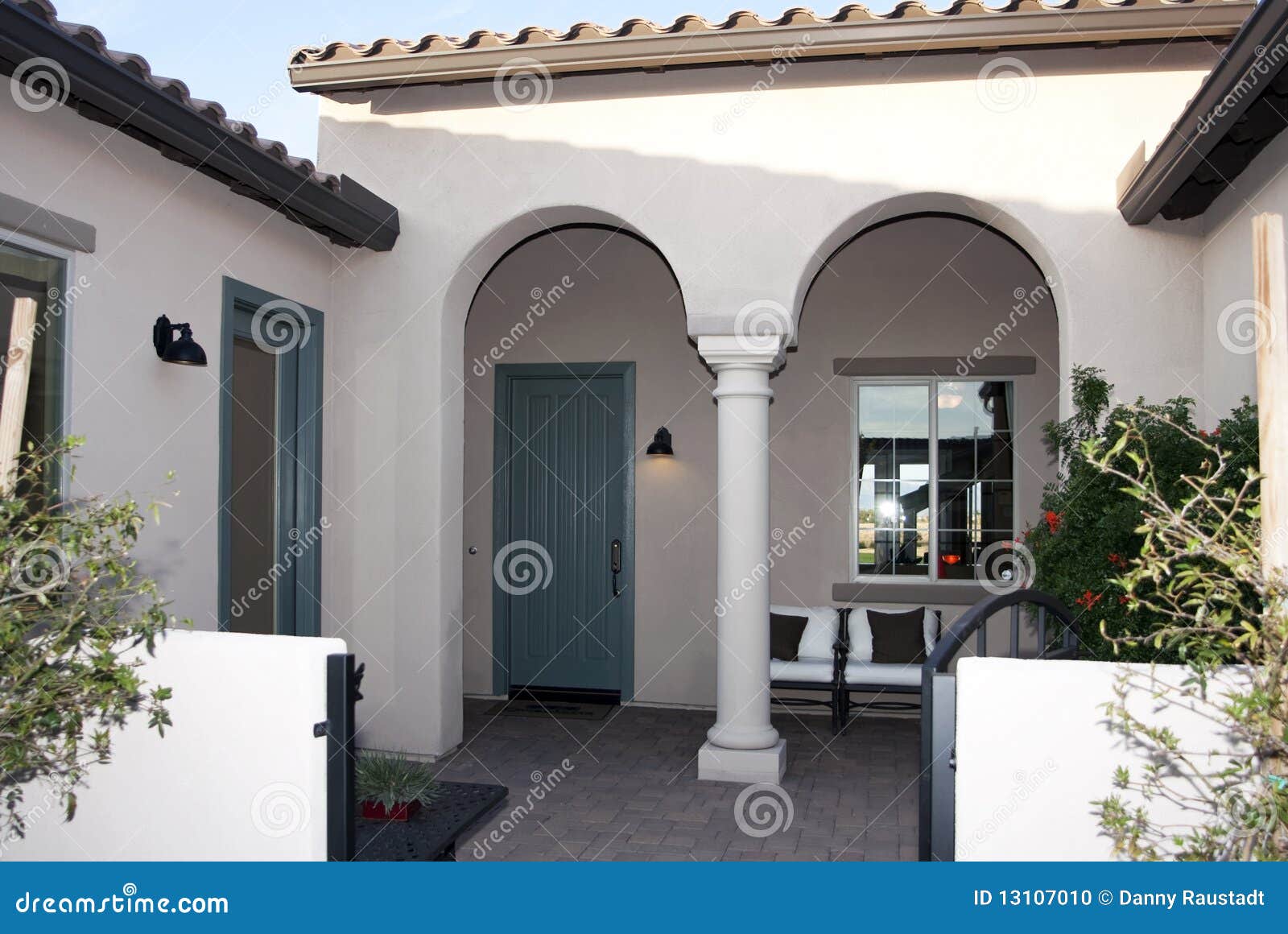 New Golf Course Home Front Entryway Stock Photo - Image of builder ...