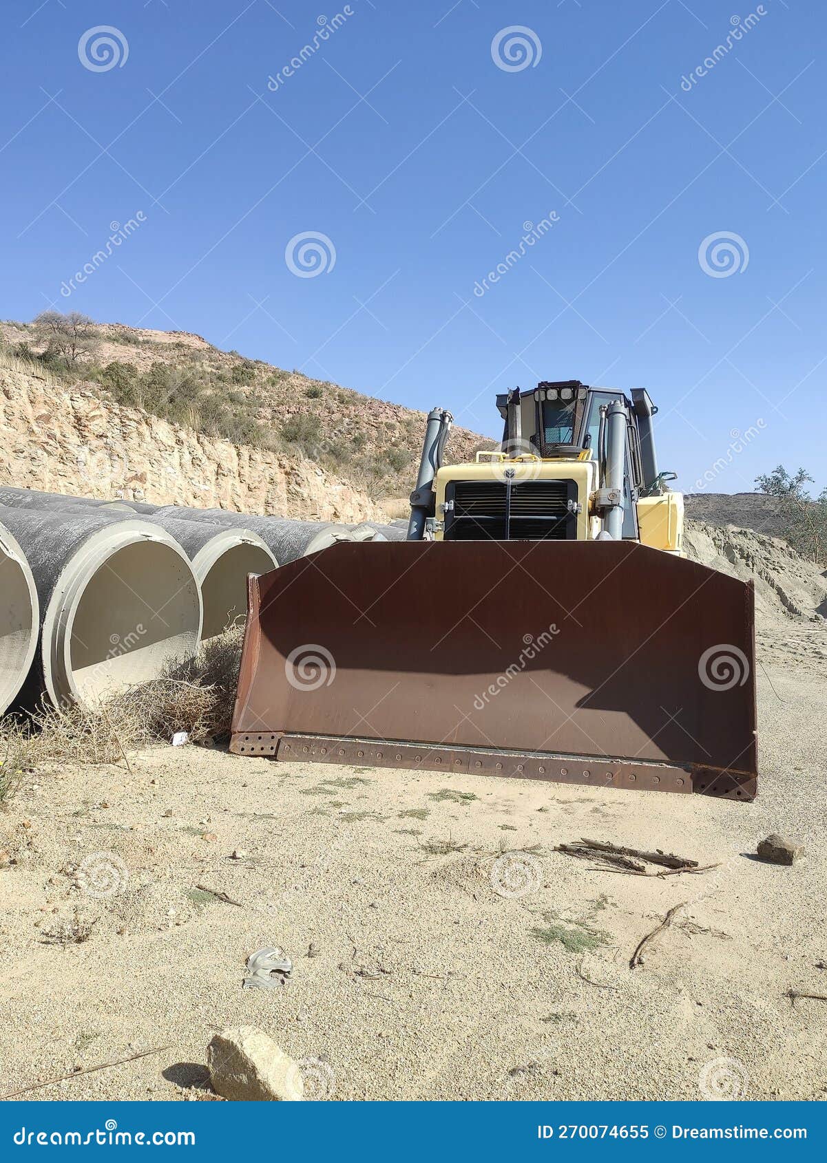 New Holland Dozer D350 editorial image. Image of tower - 270074655