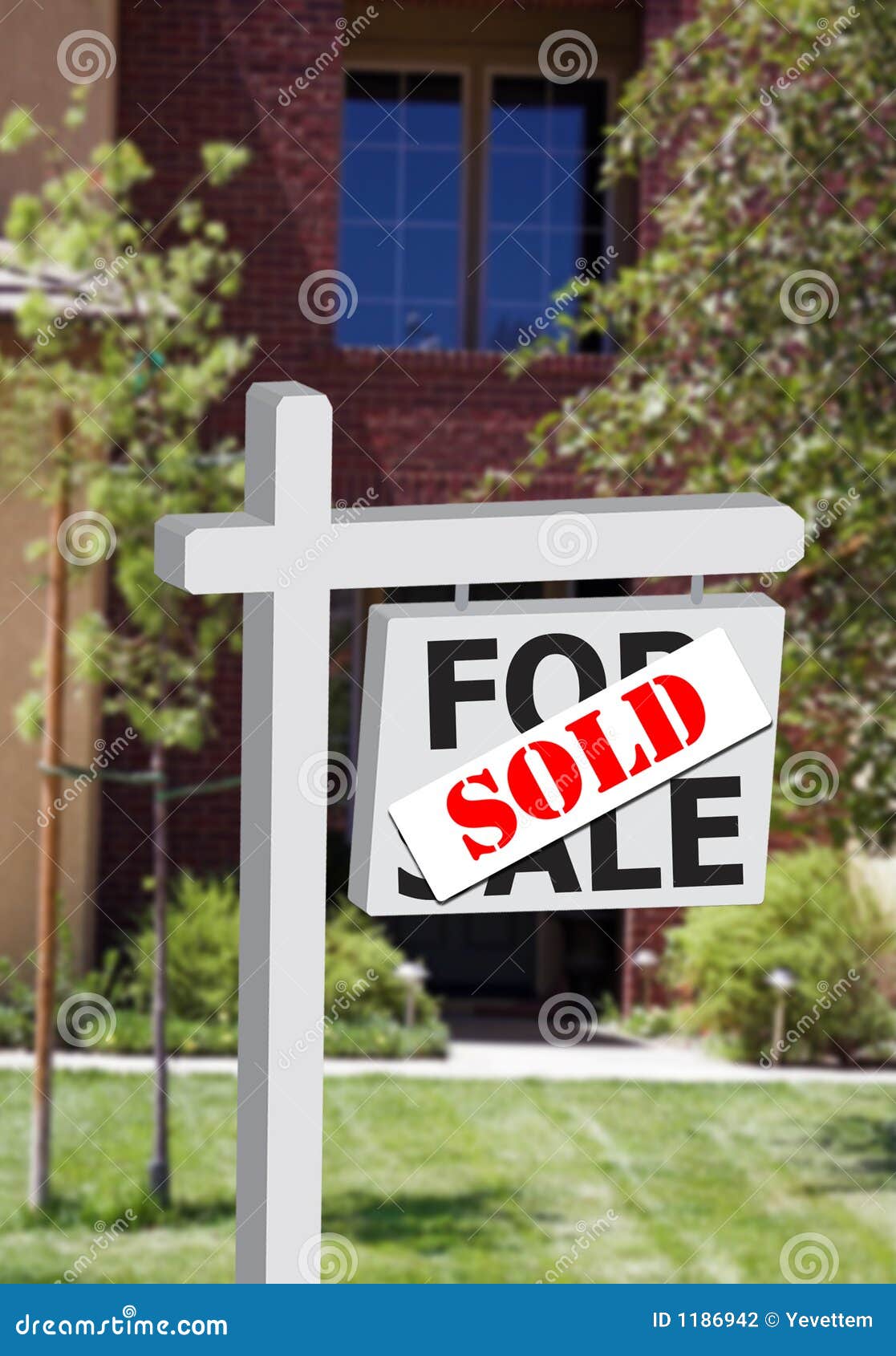 Sold Sign Board With Post And Home Icon Design Royalty-Free Stock ...