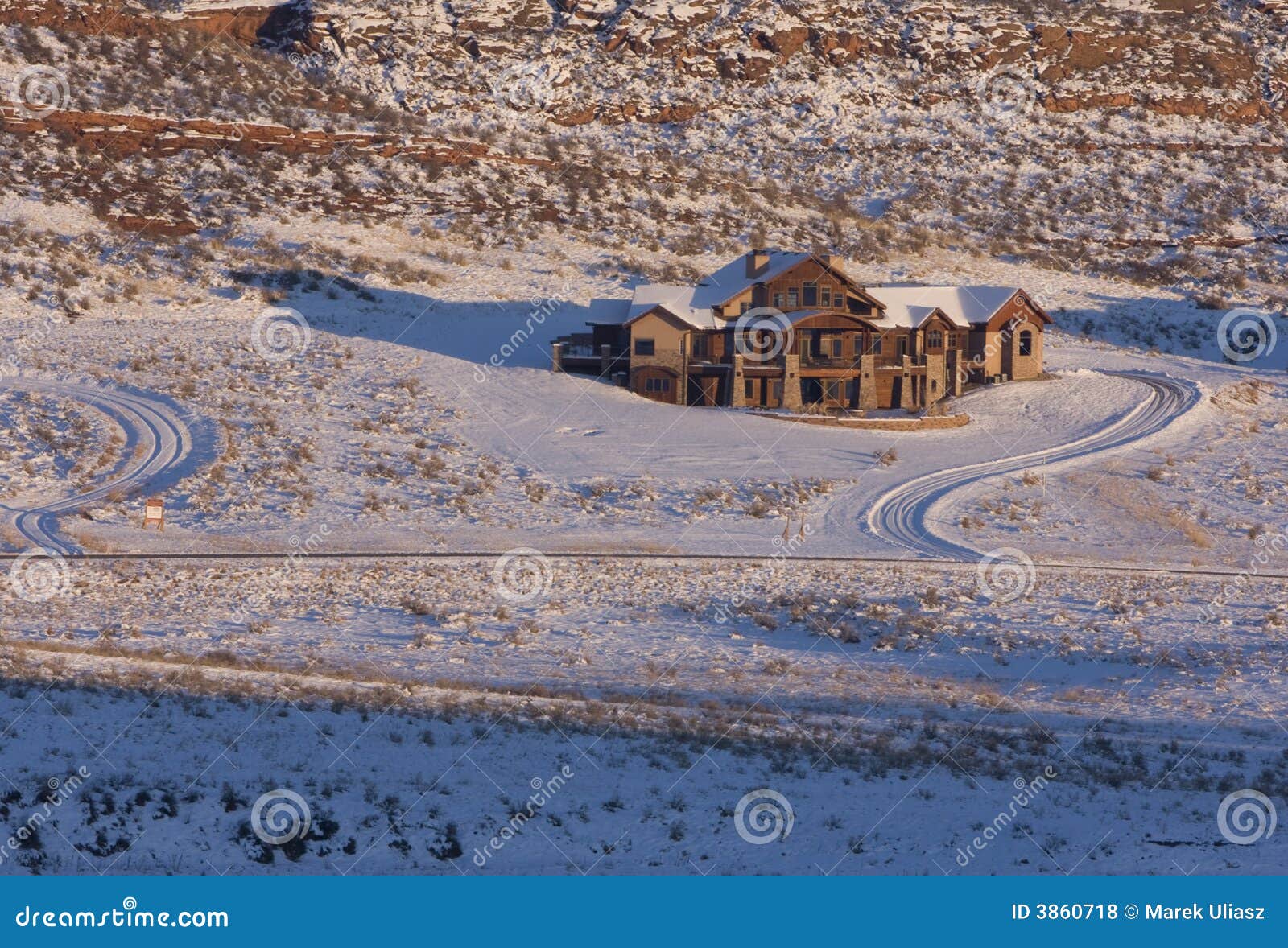 New Luxury House in Colorado Front Range Stock Photo - Image of blue ...