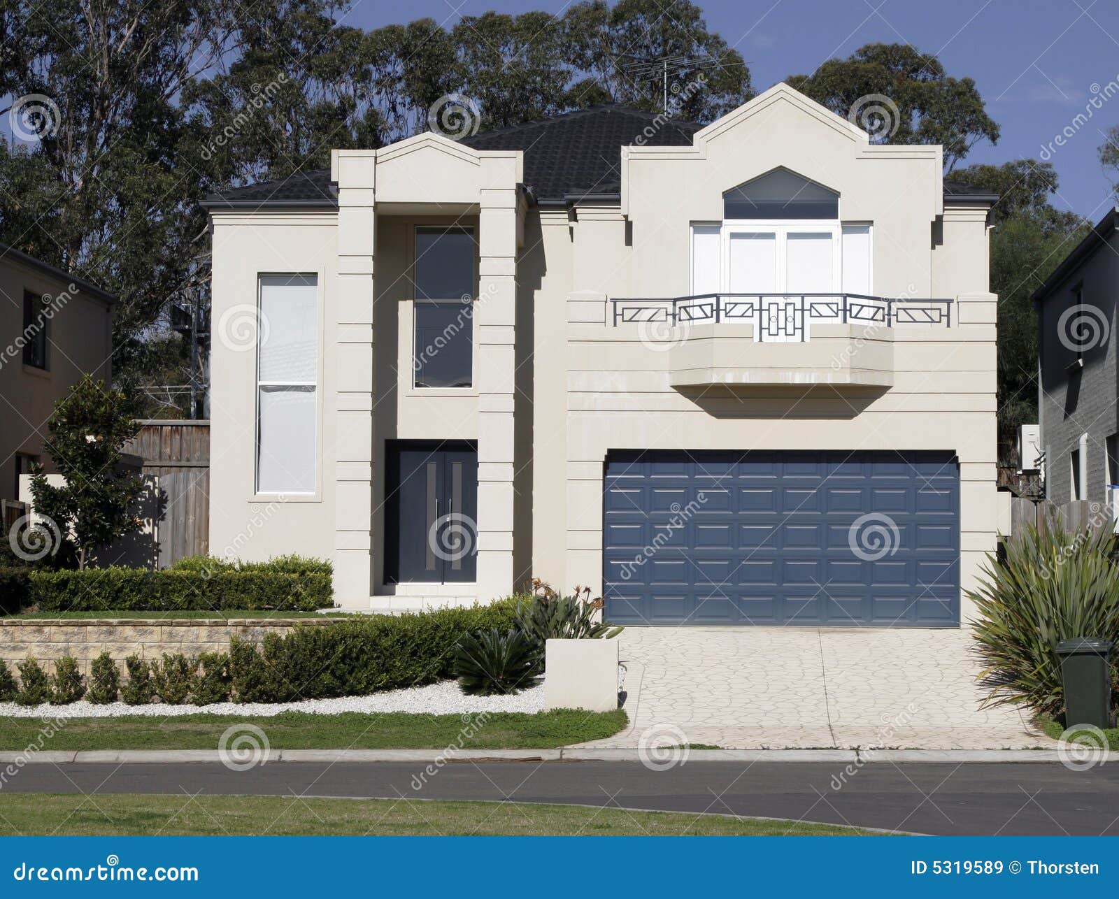 New Modern Suburban House stock image. Image of front - 5319589