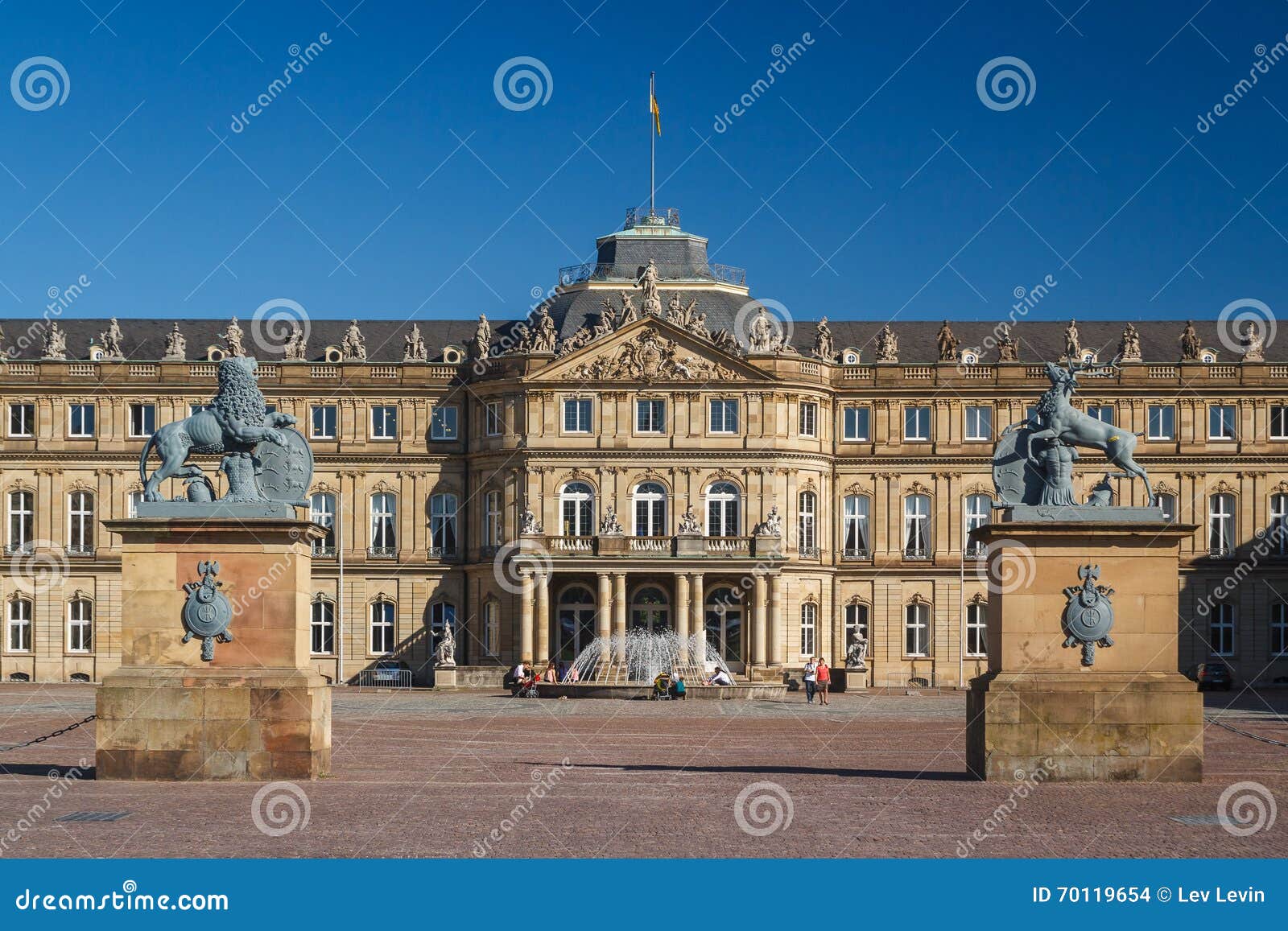 New palace of Stuttgart editorial stock image. Image of park - 70119654
