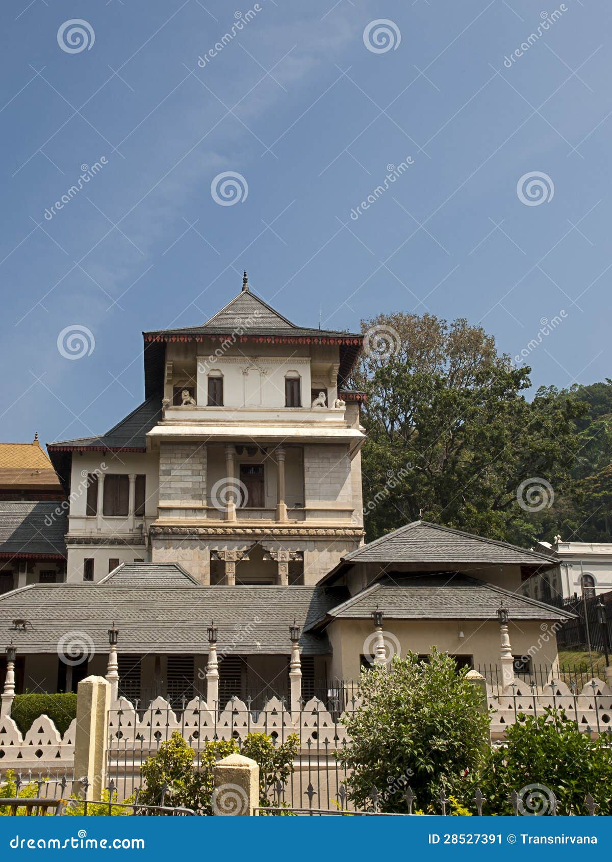 New Palace at Temple of the Tooth Stock Image - Image of ornament ...