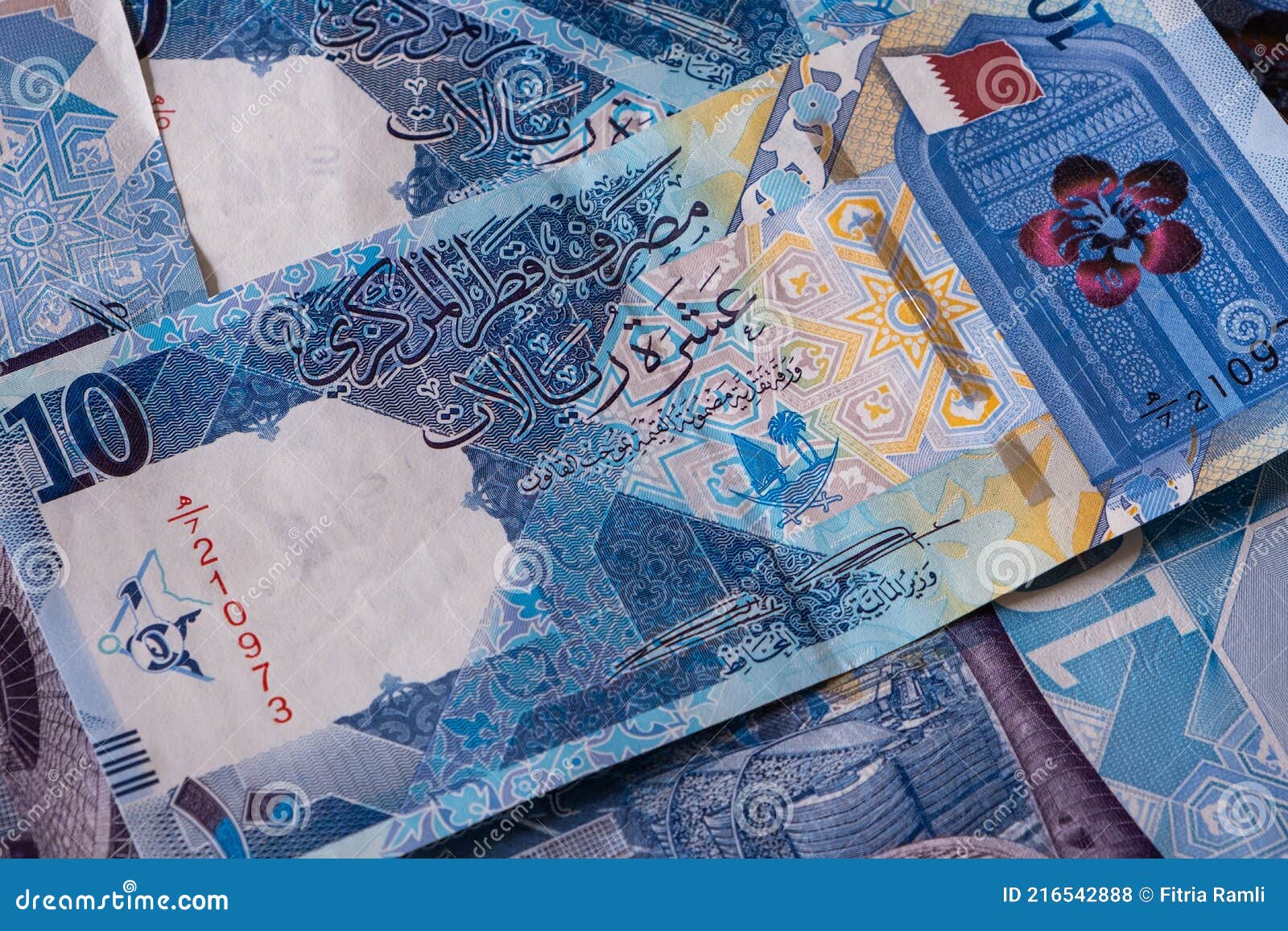 New 10 Qatari Riyal Banknote Stock Photo - Image of business, exchange ...