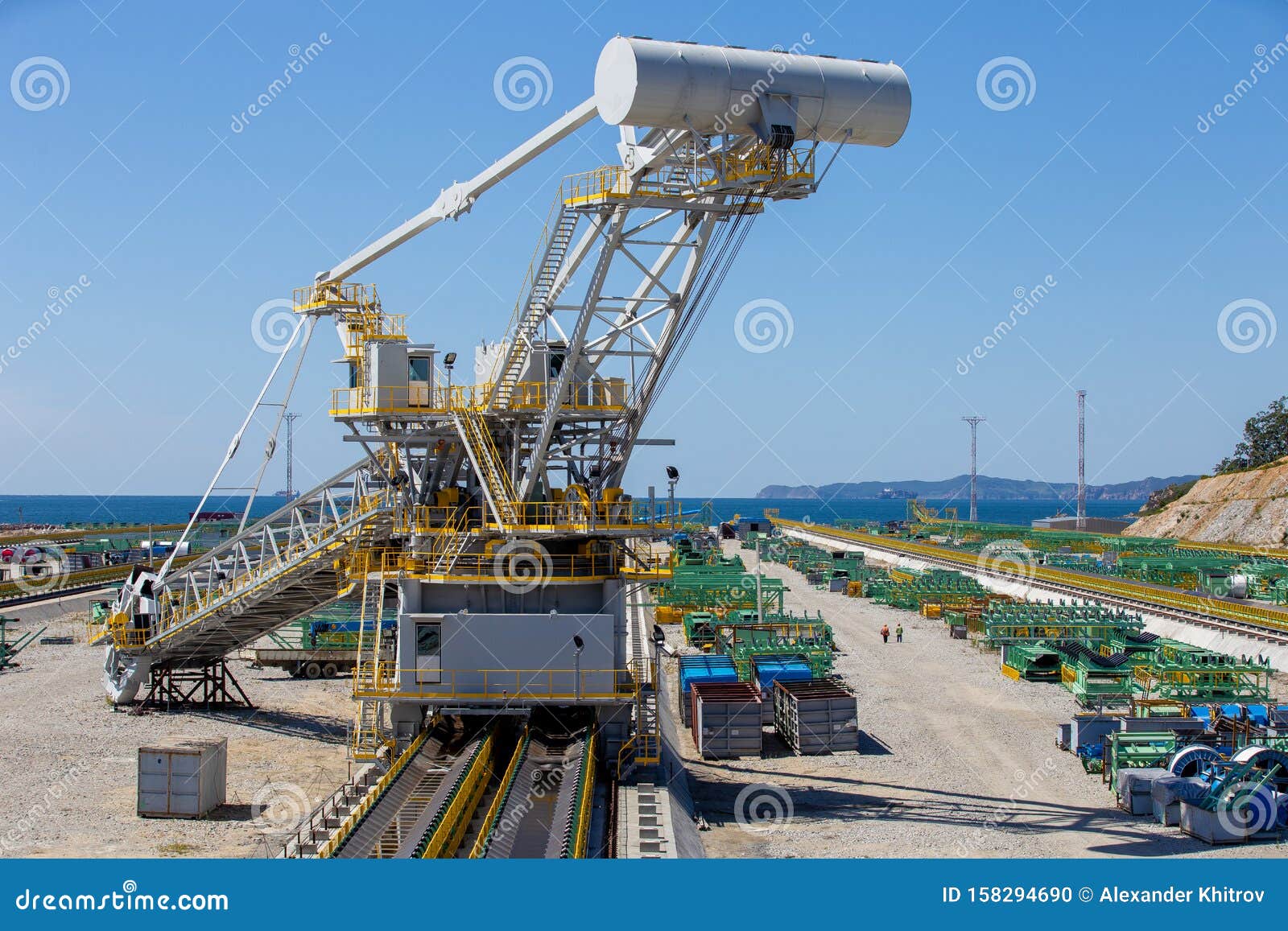 New Stacker-reclaimer for Stacking Coal or Other Bulk Material Stock ...