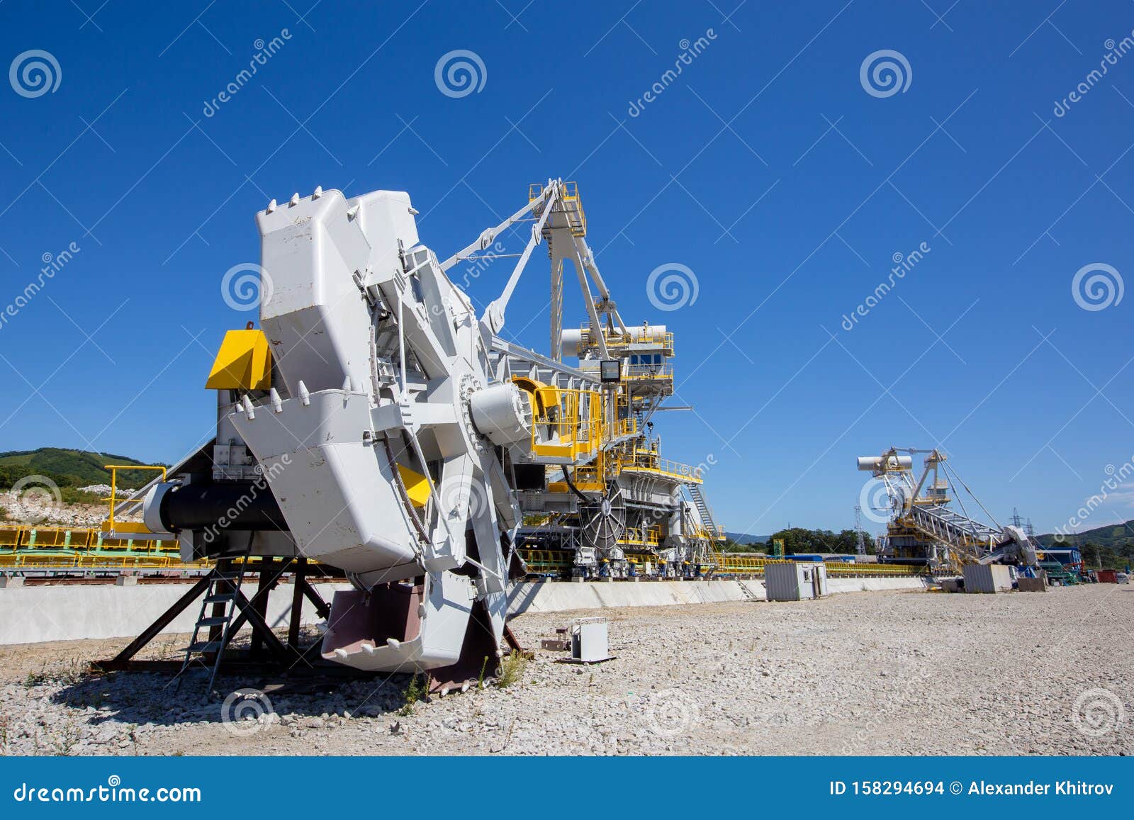 New Stacker-reclaimer for Stacking Coal or Other Bulk Material Stock ...