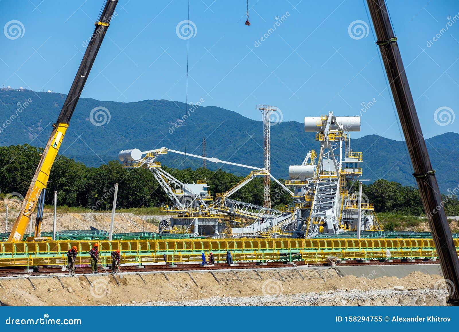 New Stacker-reclaimer for Stacking Coal or Other Bulk Material Stock ...