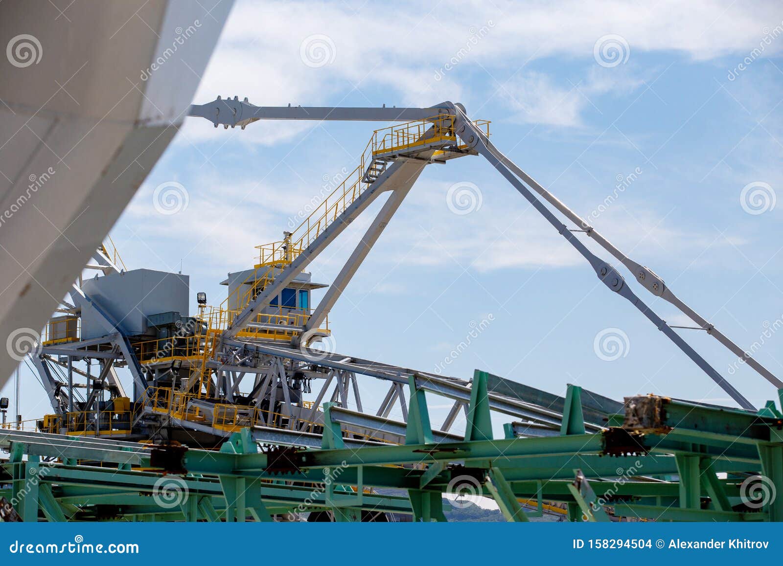 New Stacker-reclaimer for Stacking Coal or Other Bulk Material Stock ...