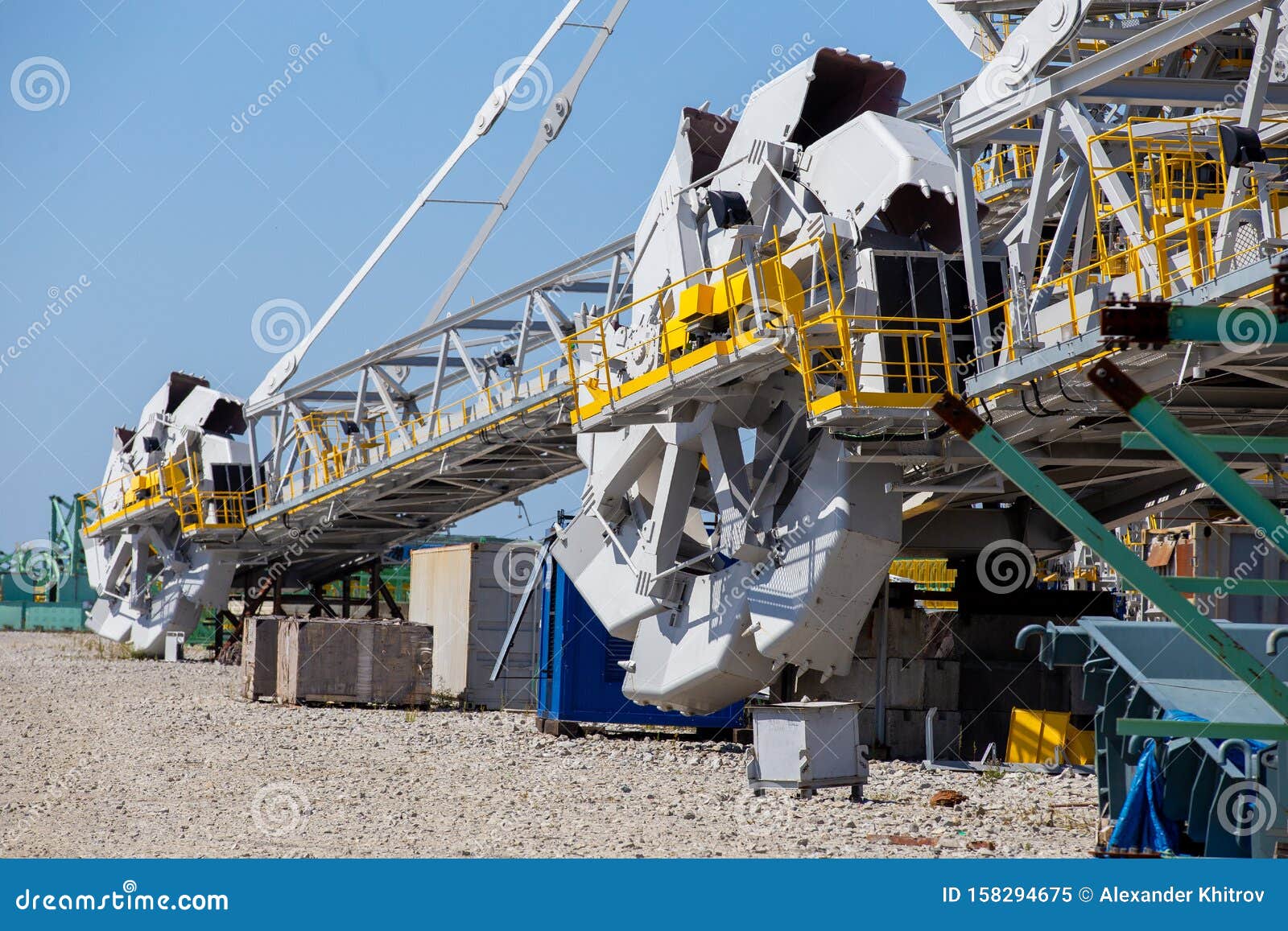 New Stacker-reclaimer for Stacking Coal or Other Bulk Material Stock ...