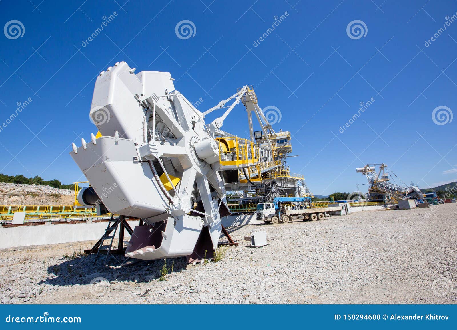 New Stacker-reclaimer for Stacking Coal or Other Bulk Material Stock ...