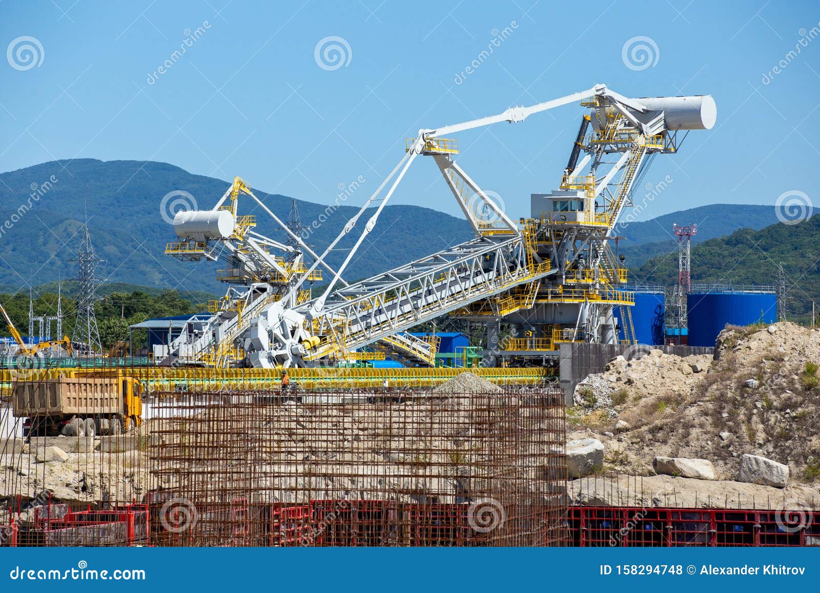 New Stacker-reclaimer for Stacking Coal or Other Bulk Material Stock ...