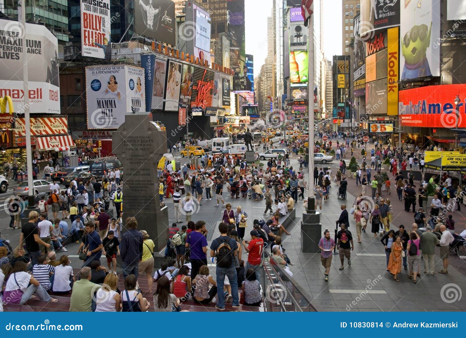 New Times Square 5 editorial stock image. Image of billboard - 10830814