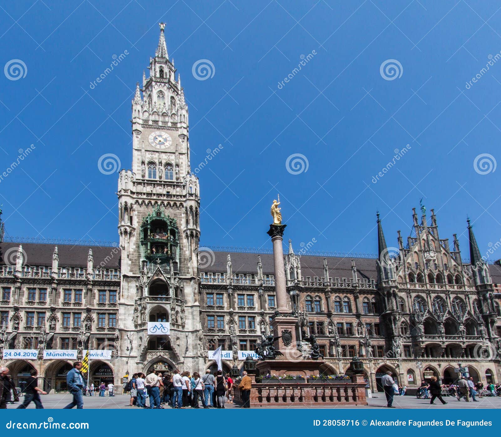 New Town Hall Munich editorial photo. Image of hall, pole - 28058716
