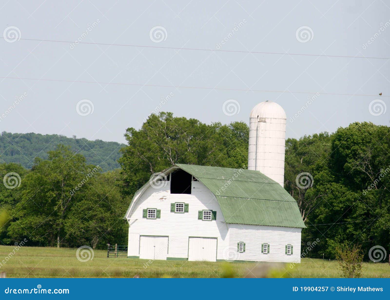 New White Barn with Green Roof Stock Image - Image of agriculture, farm ...