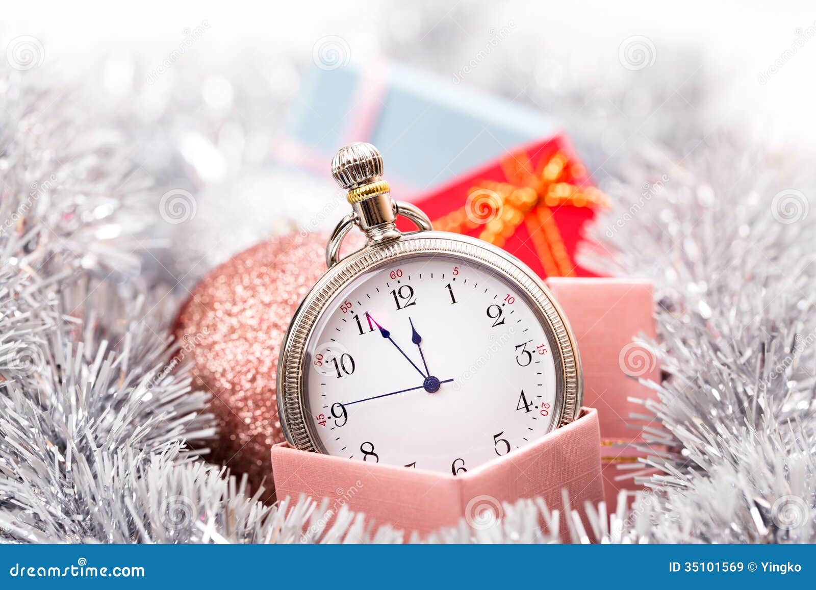 18,804 Clock Horizontal Photos - Free & Royalty-Free Stock Photos from ...