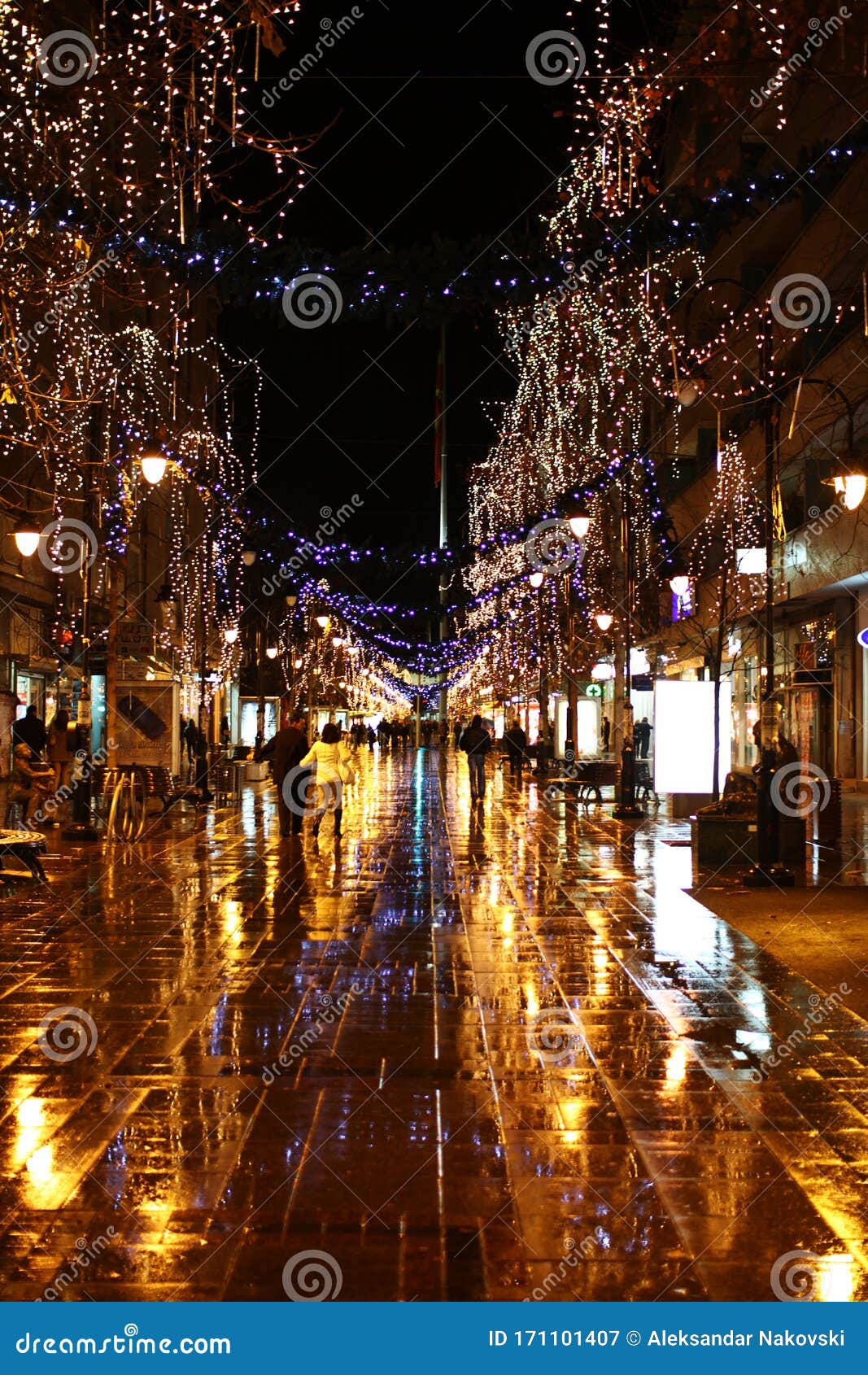 New Yearly Decorated Street Stock Image - Image of night, park: 171101407