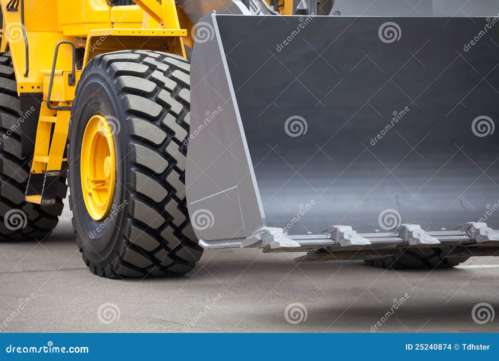 New yellow bulldozer stock photo. Image of bulldozer - 25240874