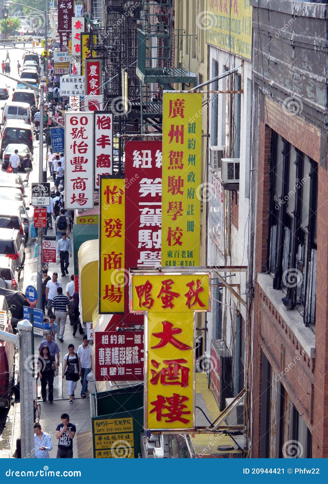 New York Chinatown editorial photo. Image of signs, sidewalk - 20944421