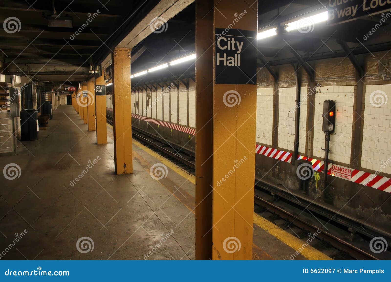 New York City Hall Subway Station Stock Image - Image of subway, city ...