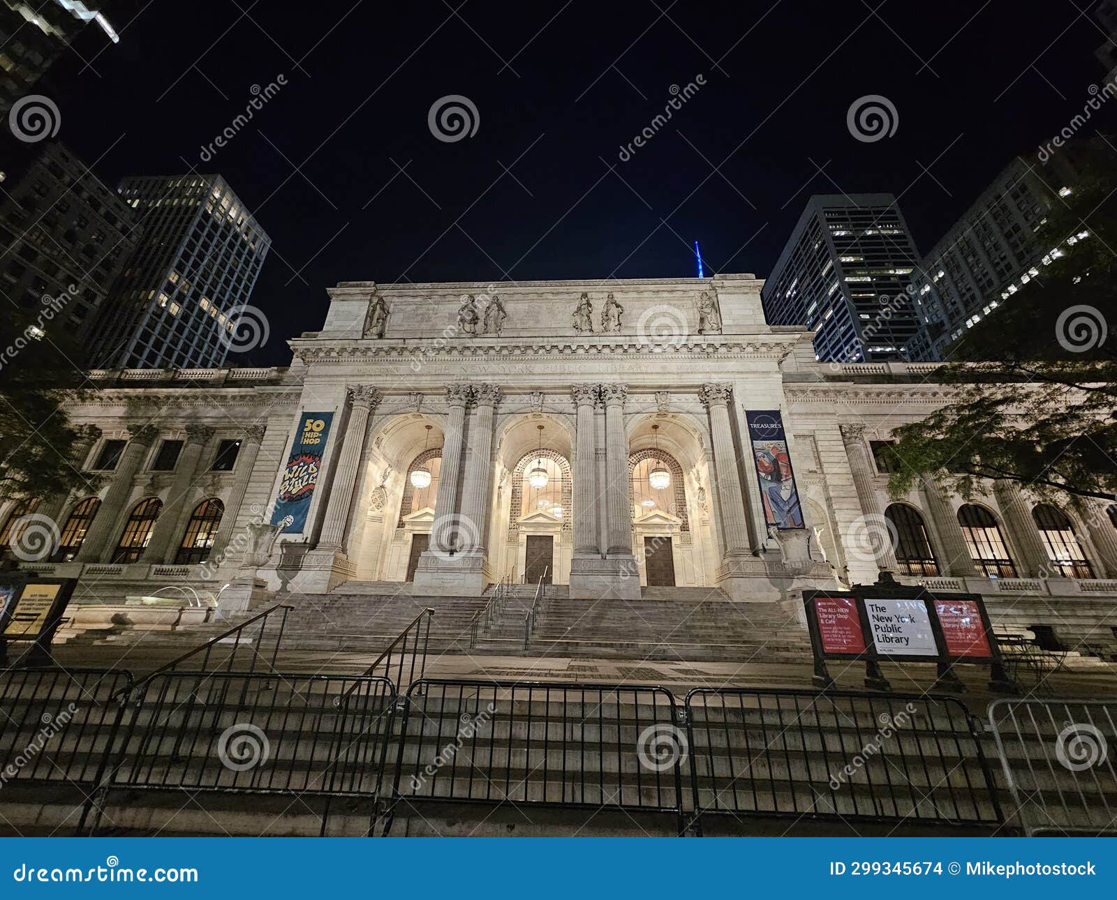 New York City Manhattan Public Library Stock Photo - Image of facade ...