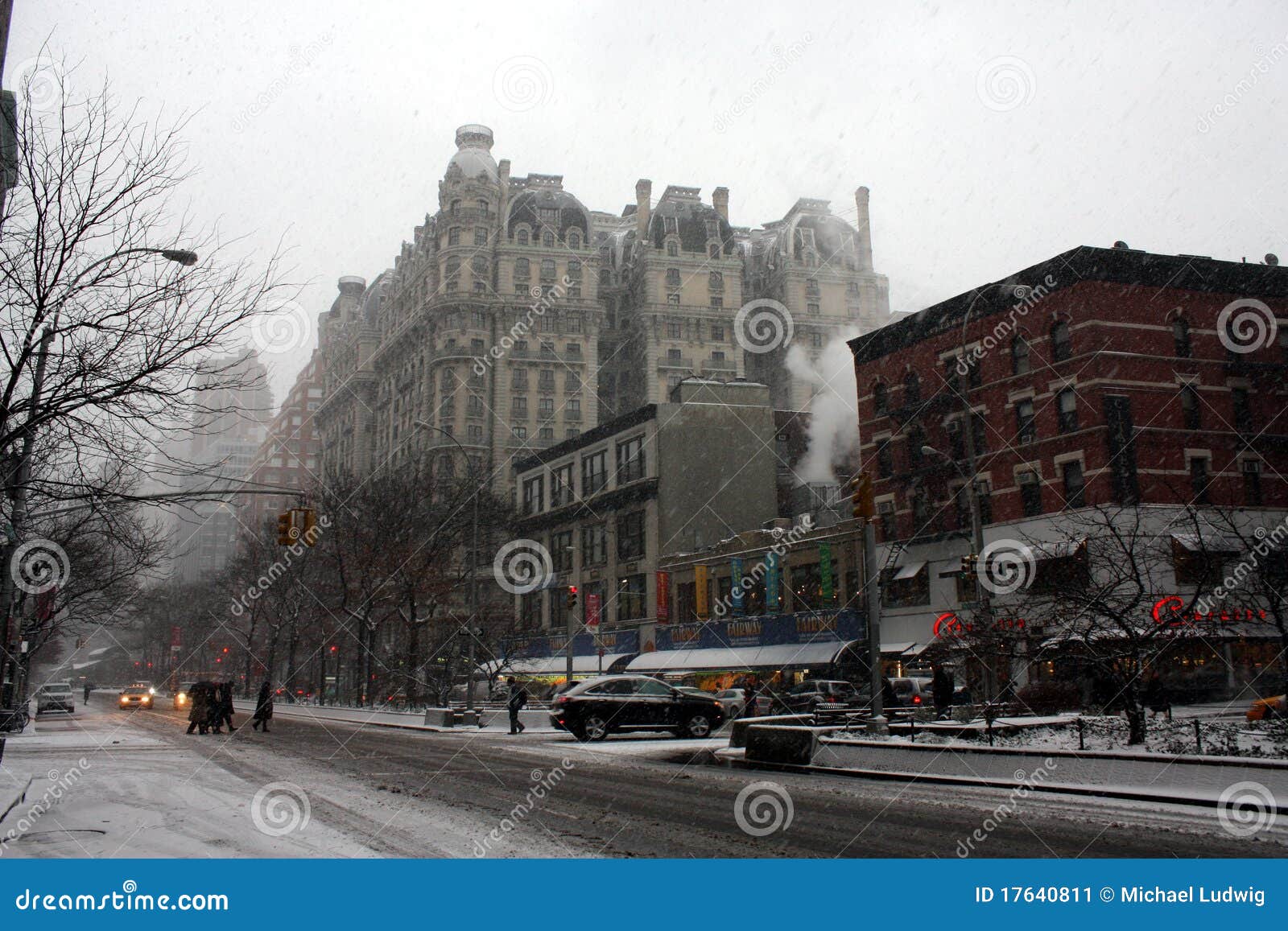 New York City Office Building Editorial Photo - Image of night ...