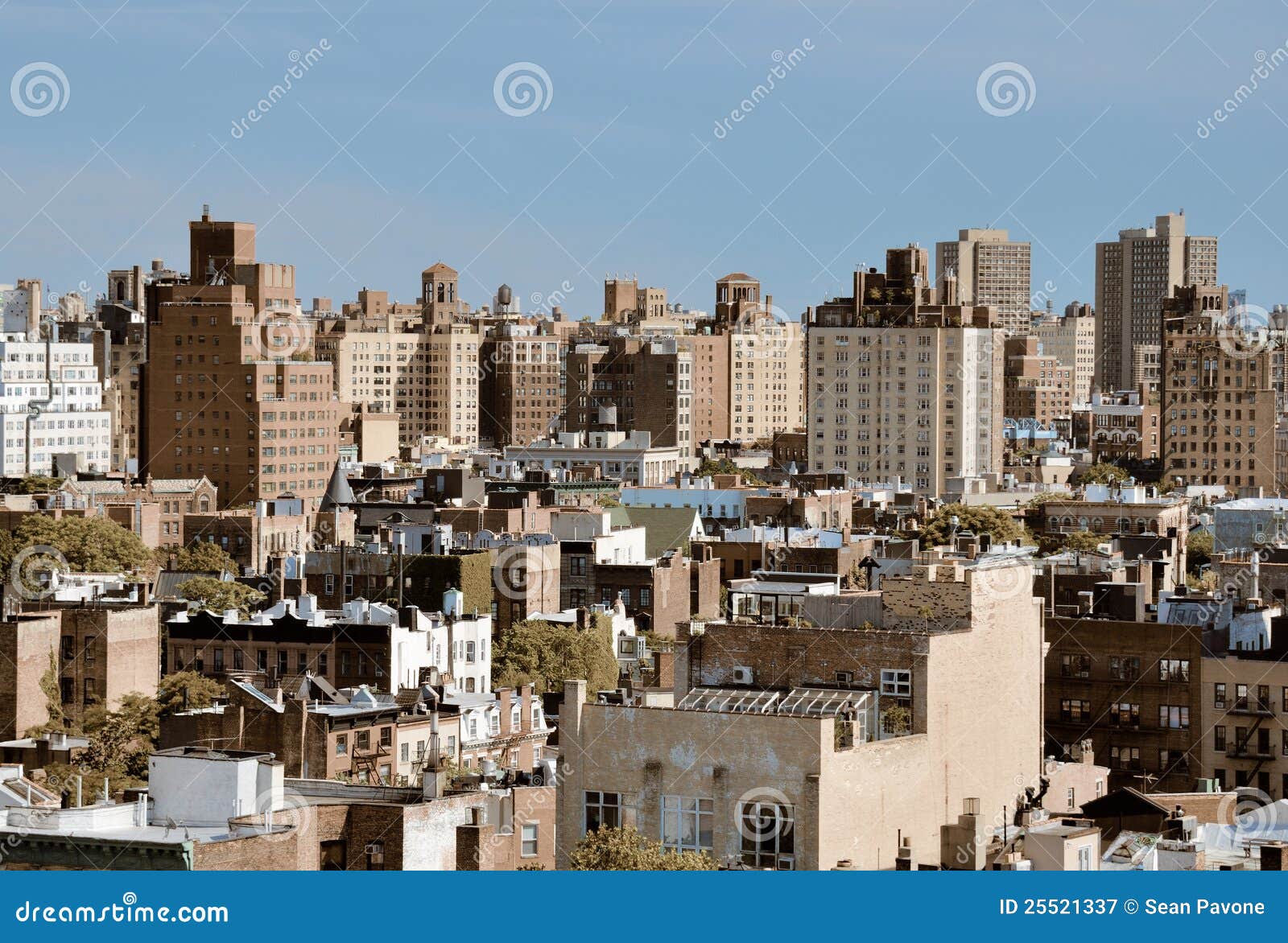 New York City Urban Scene stock image. Image of statre - 25521337