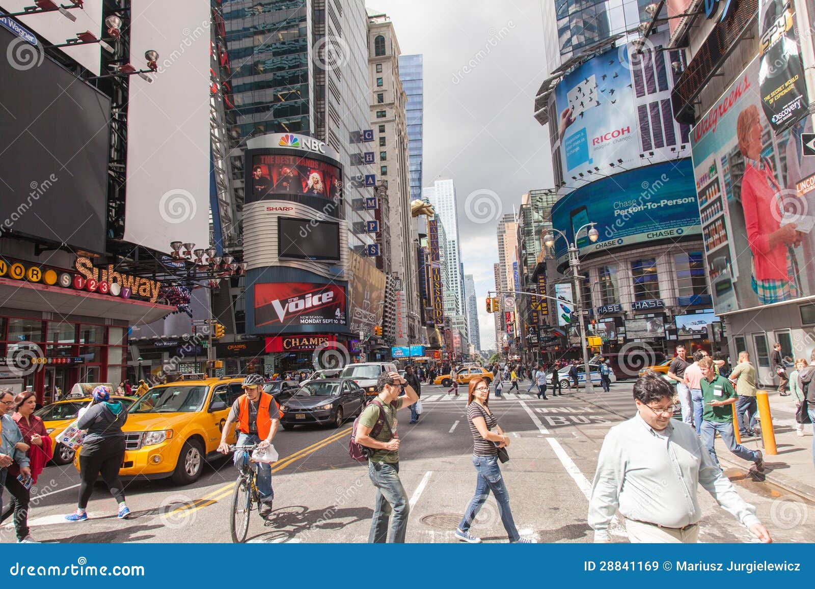 New York City Walk editorial stock image. Image of tourism - 28841169