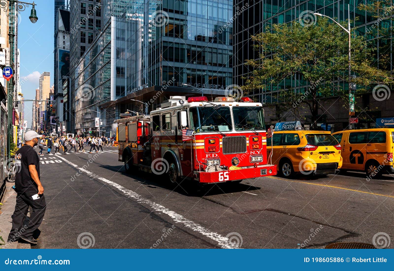 New york fire engine editorial photo. Image of engine - 198605886