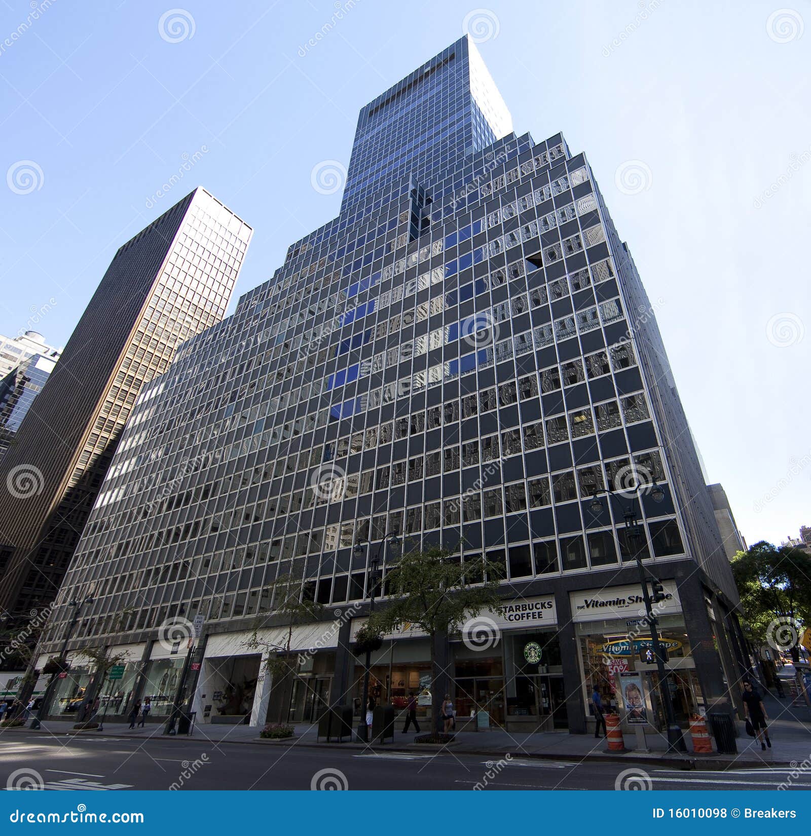 New York High Rise on 3rd Ave Editorial Stock Photo - Image of blue ...