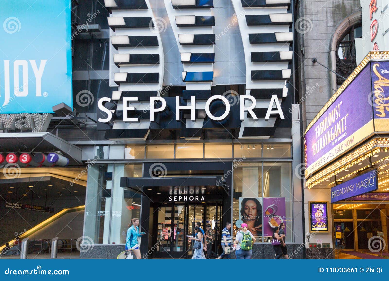 Sephora store front editorial photo. Image of history - 118733661