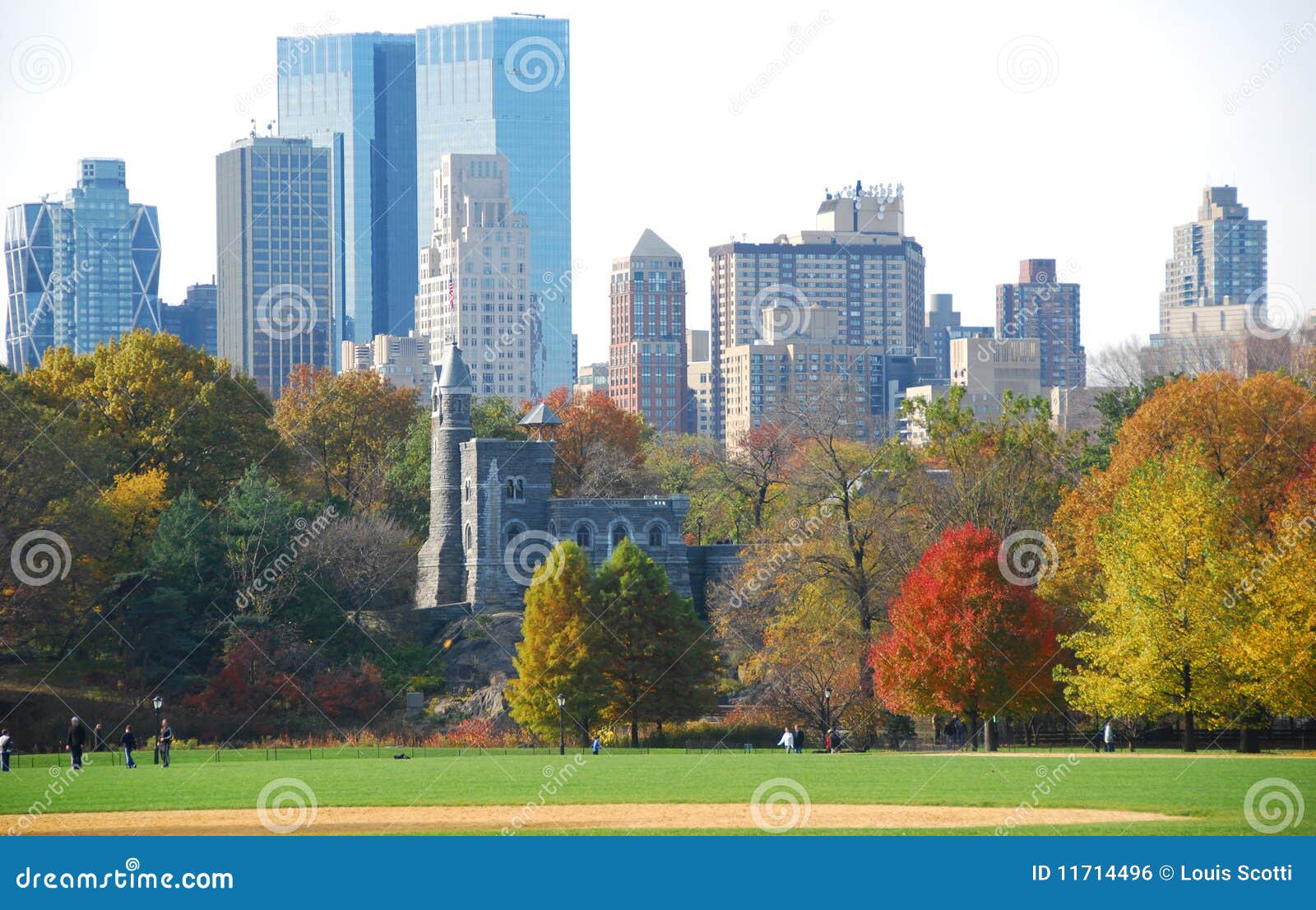 New York Skyline with Fall Foliage Editorial Photo - Image of outdoors ...