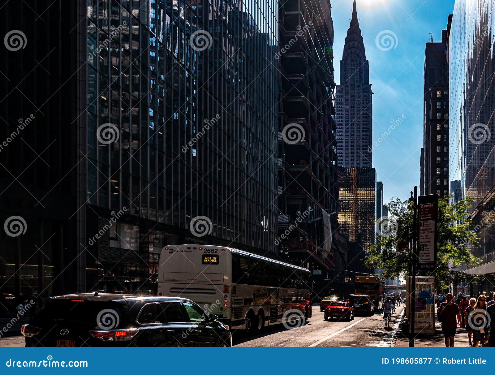 New york Street scene editorial photography. Image of green - 198605877