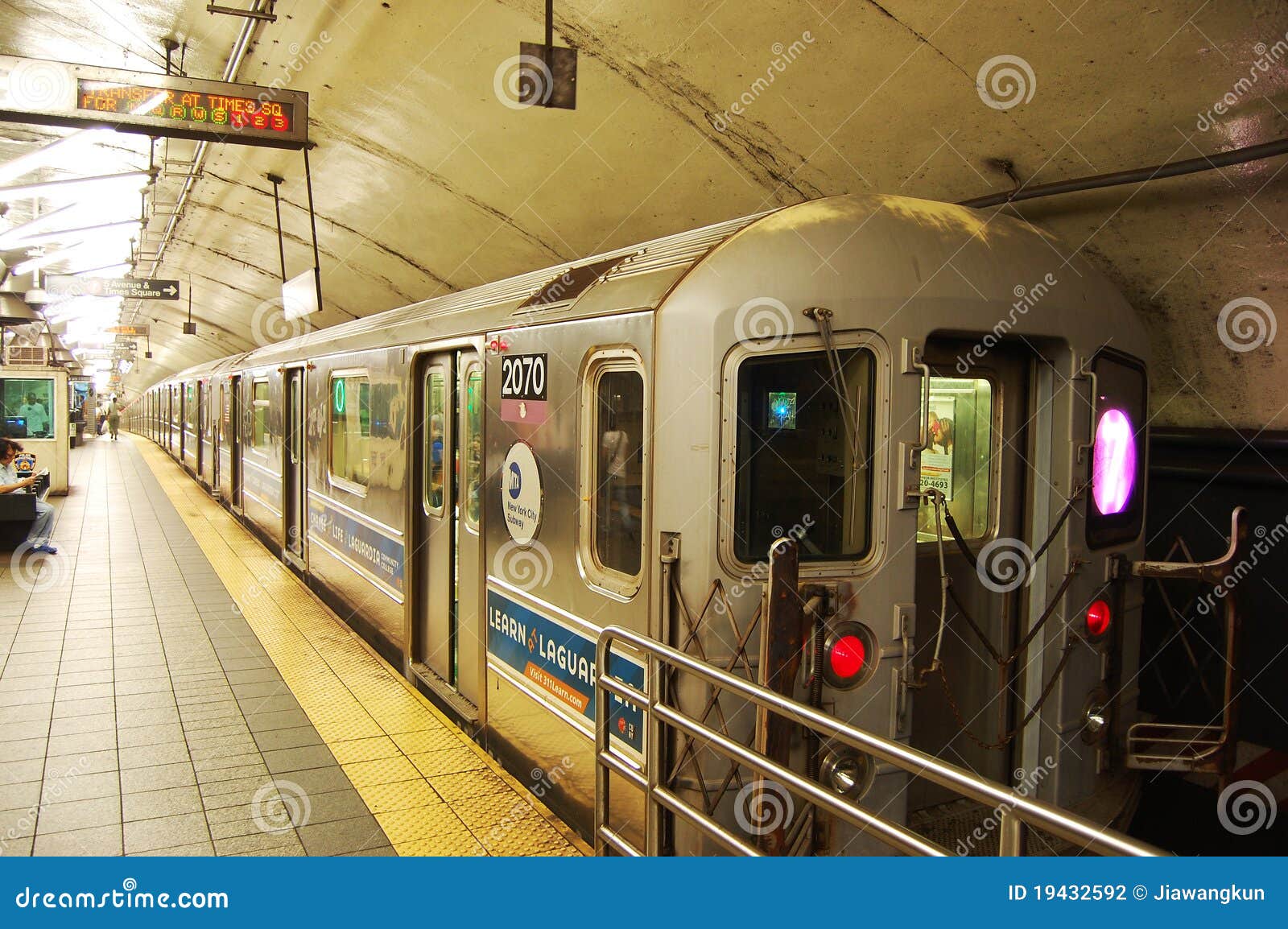 New york subway editorial photography. Image of travel - 19432592