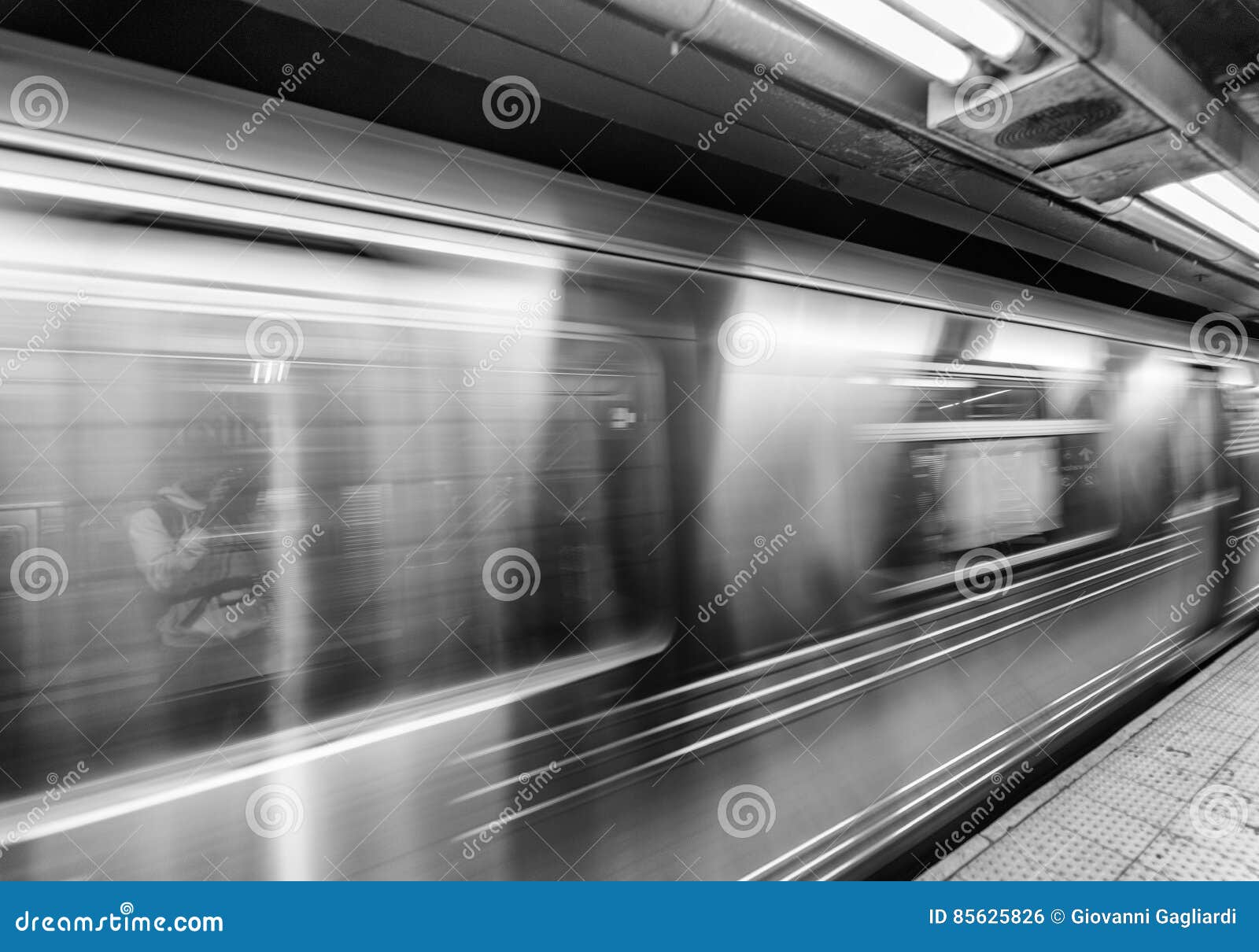 New York Subway Train Fast Moving in Station Stock Photo - Image of ...