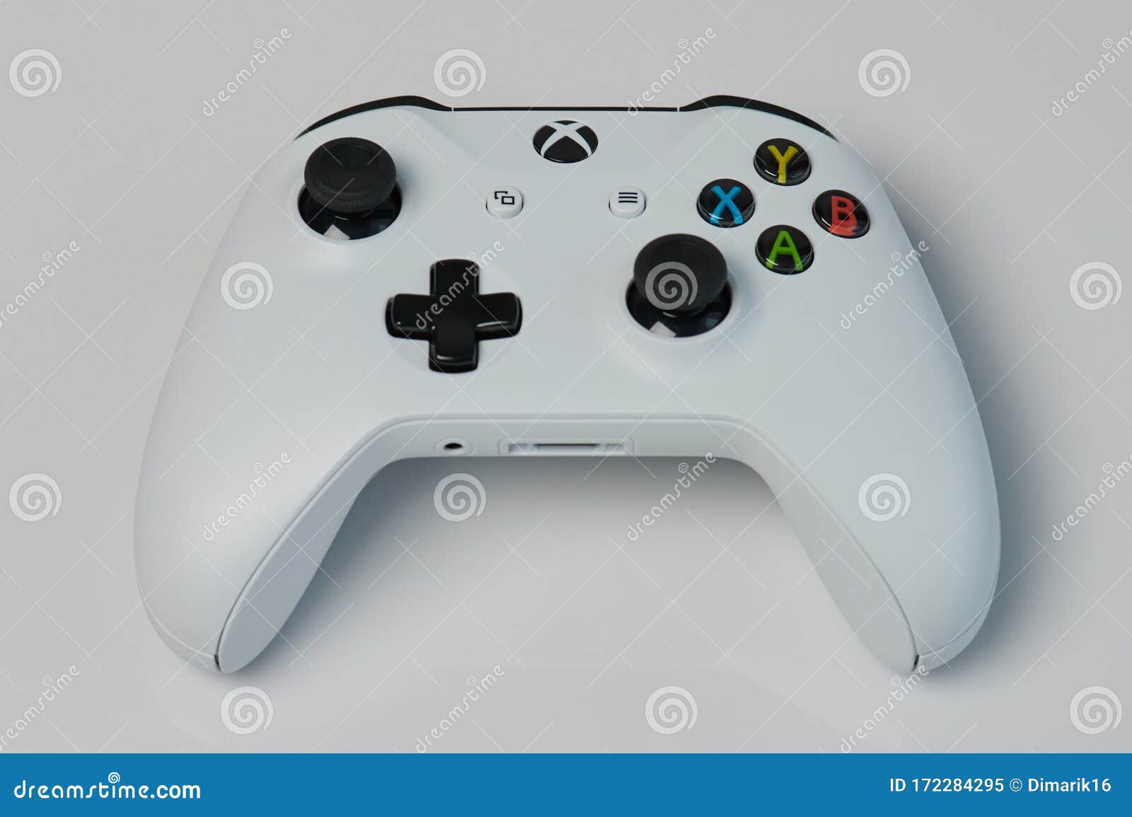 White Xbox Wireless Controller Editorial Image - Image of gaming ...