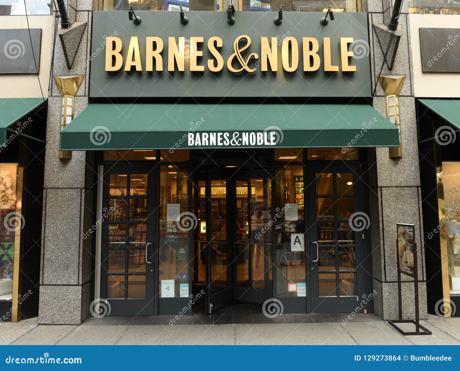 New York Usa June 9 2018 Barnes And Noble Bookstore In New Yo