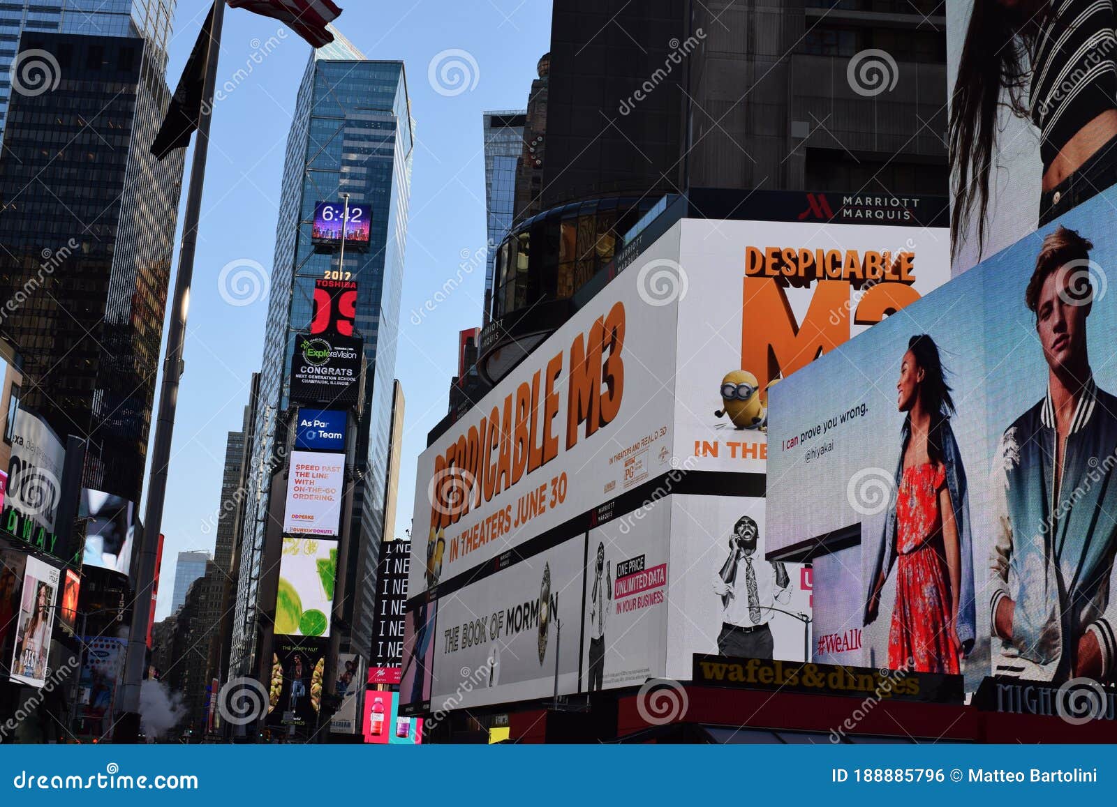 New York / USA - 15/06/2017 - Panoramic View of Times Square Editorial ...