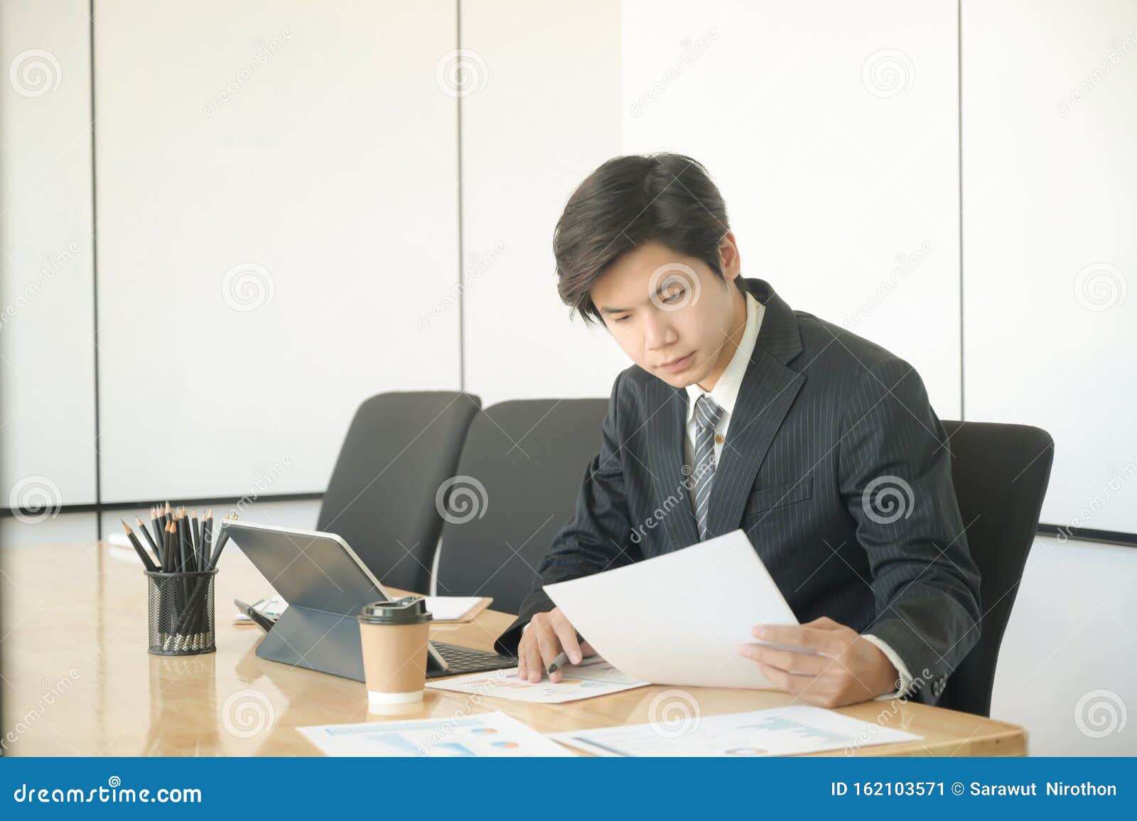 New Young Executives are Examining the Organization Performance Data ...