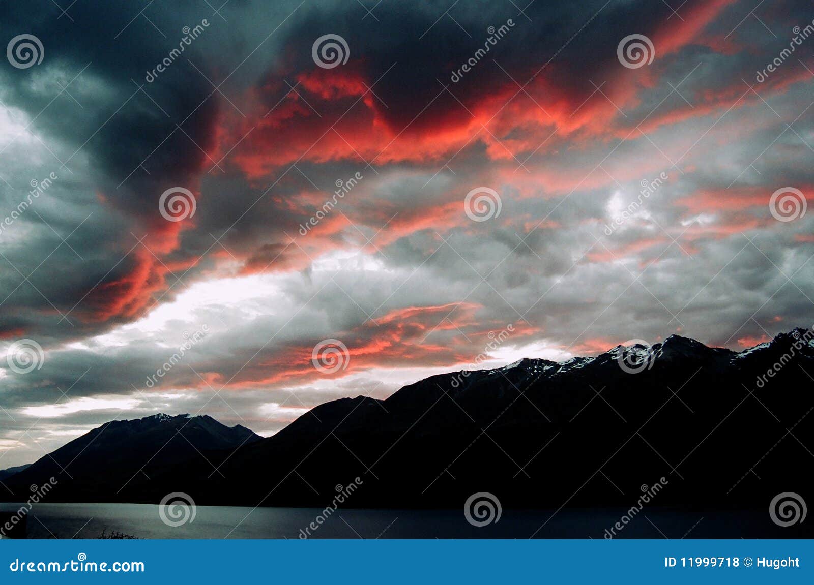 New Zealand Mountain Sunset Stock Photo - Image of highlands, enlighten ...