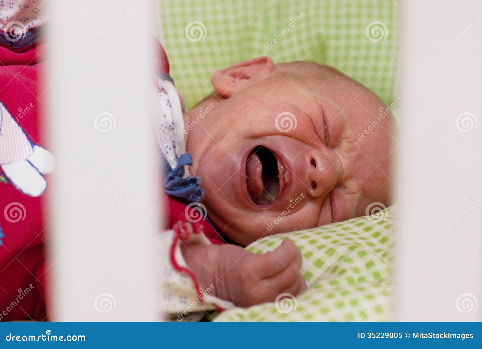 Newborn baby crying stock image. Image of crying, baby - 35229005