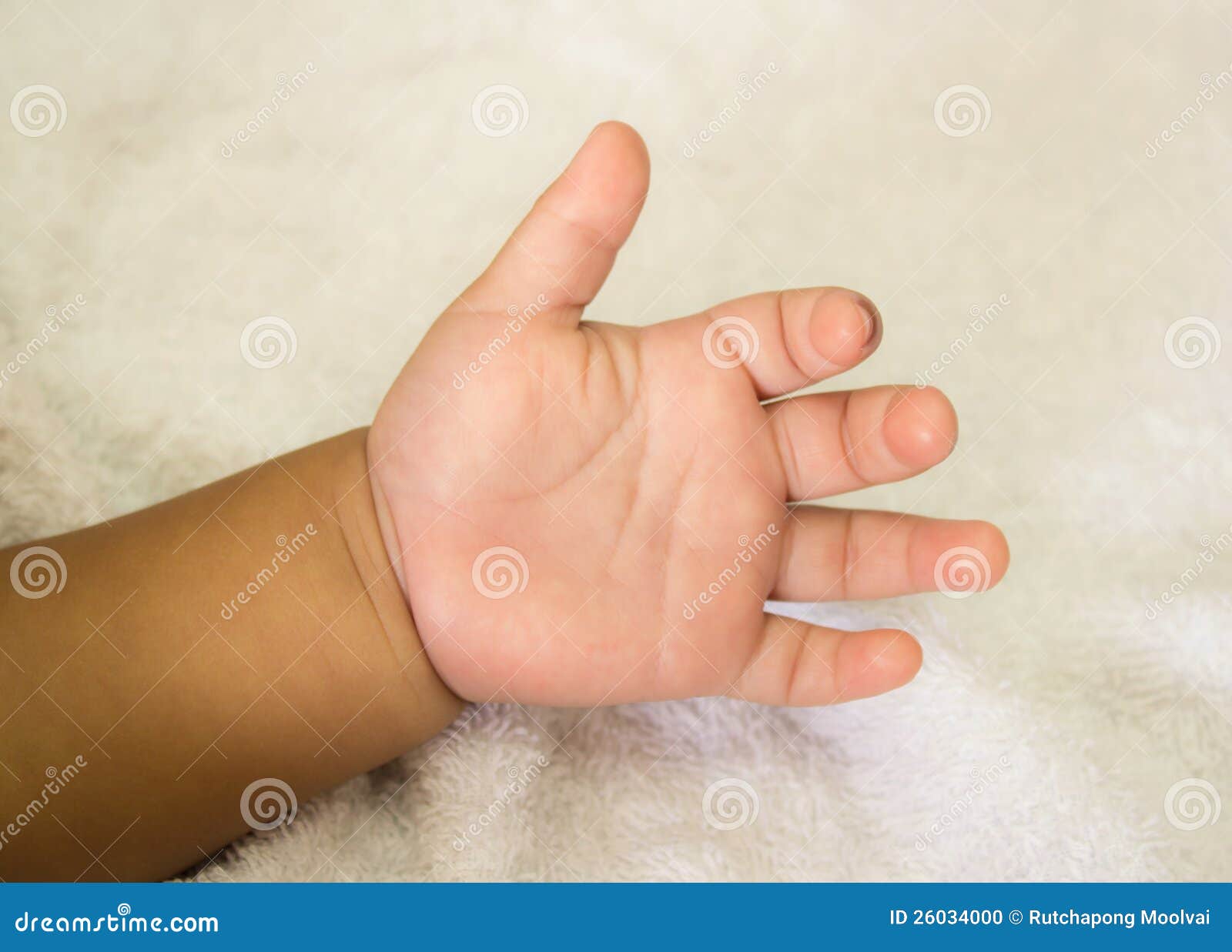 Newborn baby hand stock photo. Image of affectionate - 26034000